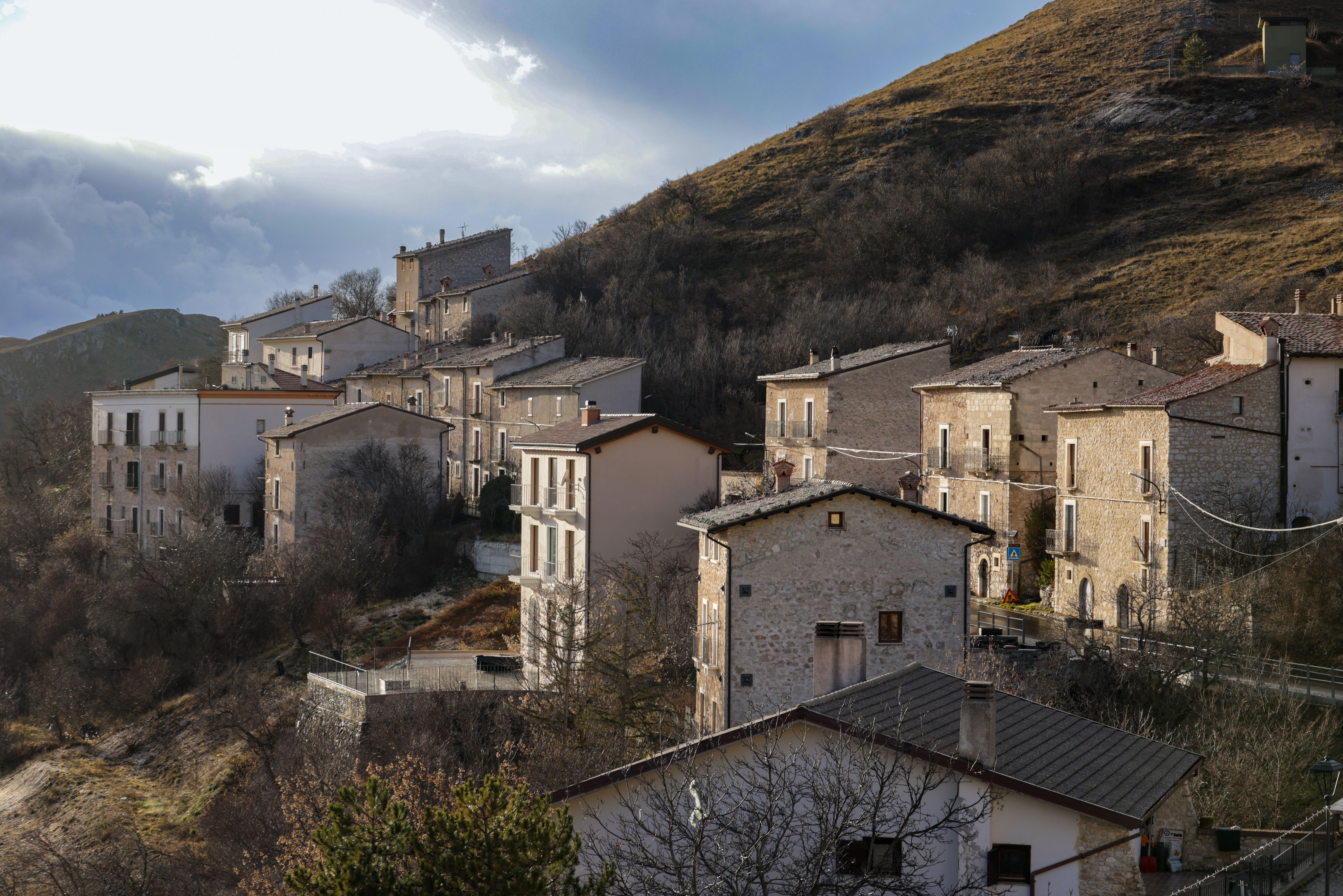 Charming Italian Village in Mountain Landscape · Free Stock Photo