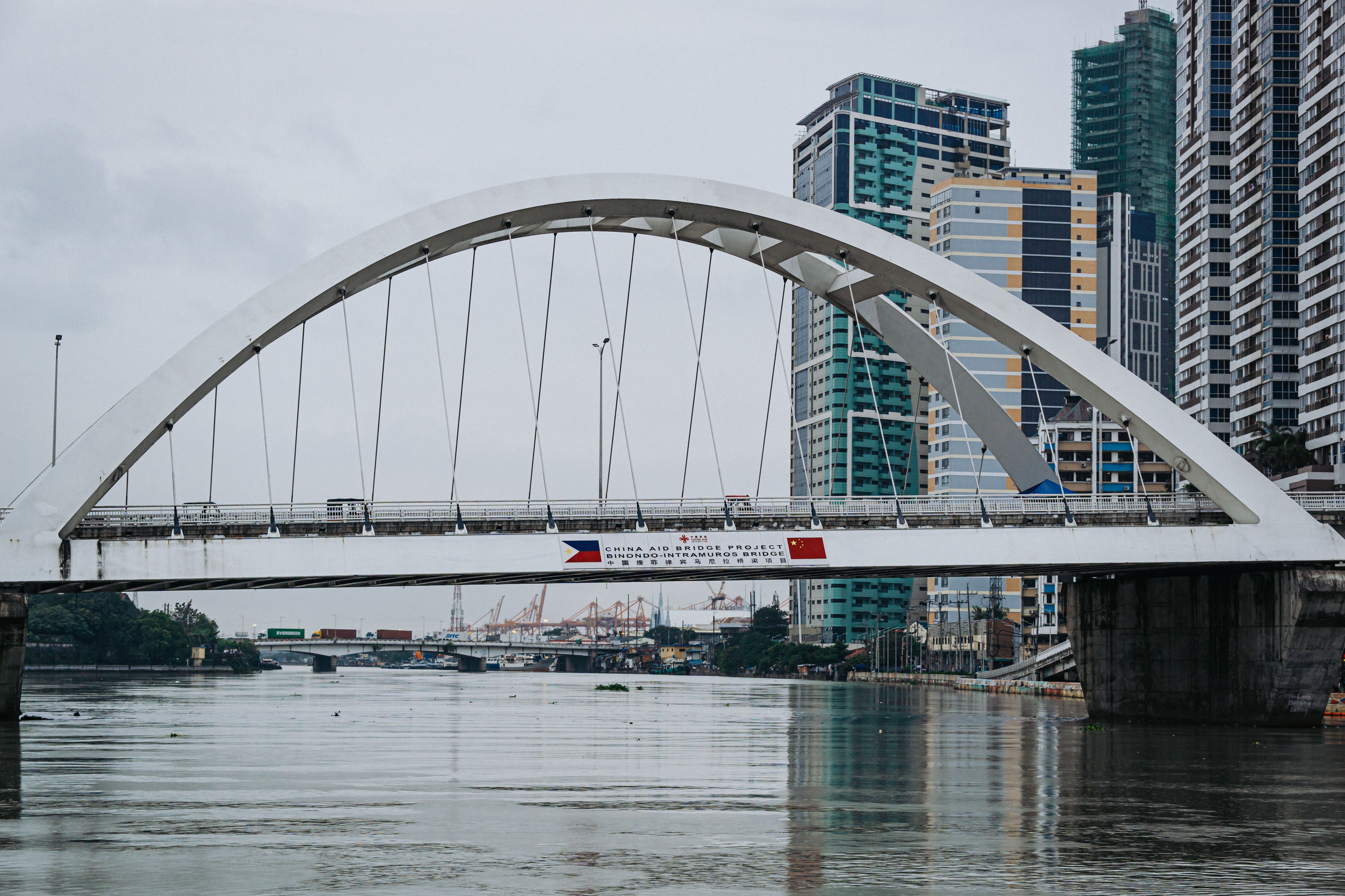 Modern Urban Bridge and Waterfront in Manila · Free Stock Photo