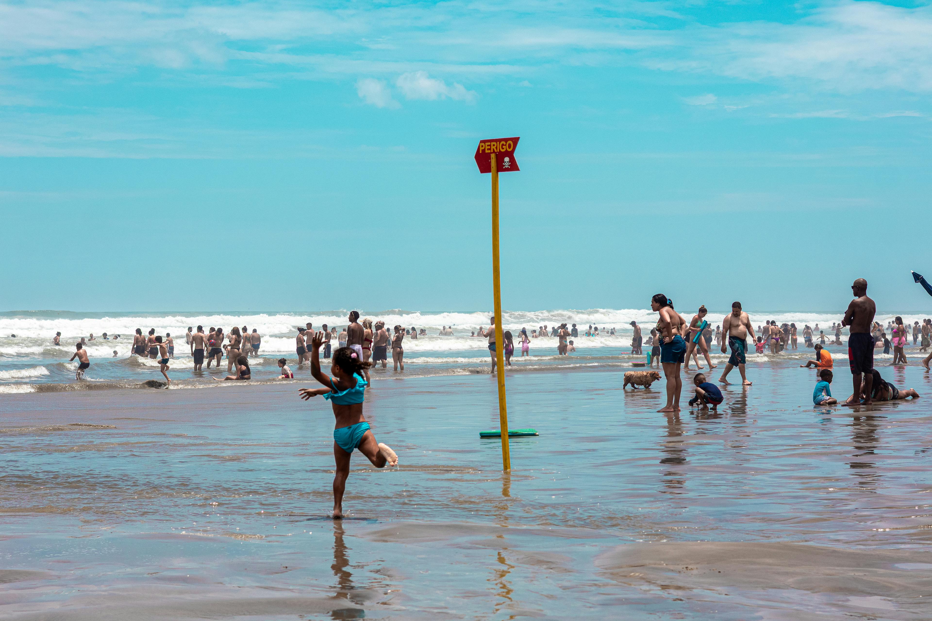 Scroller+Bikini+Babes Photos, Download The BEST Free Scroller+Bikini ...