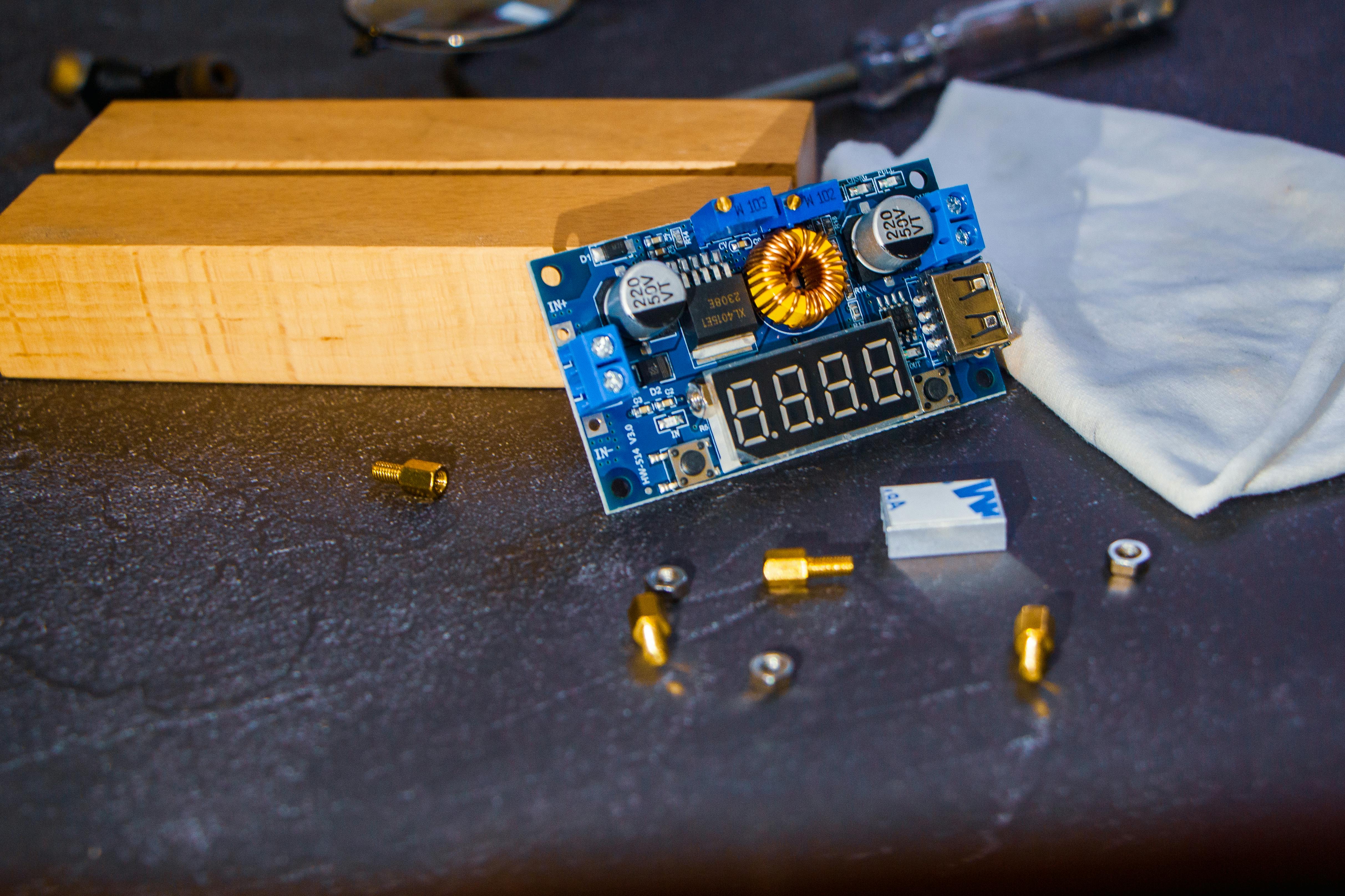 Close-up of Electronic Circuitry with Components · Free Stock Photo