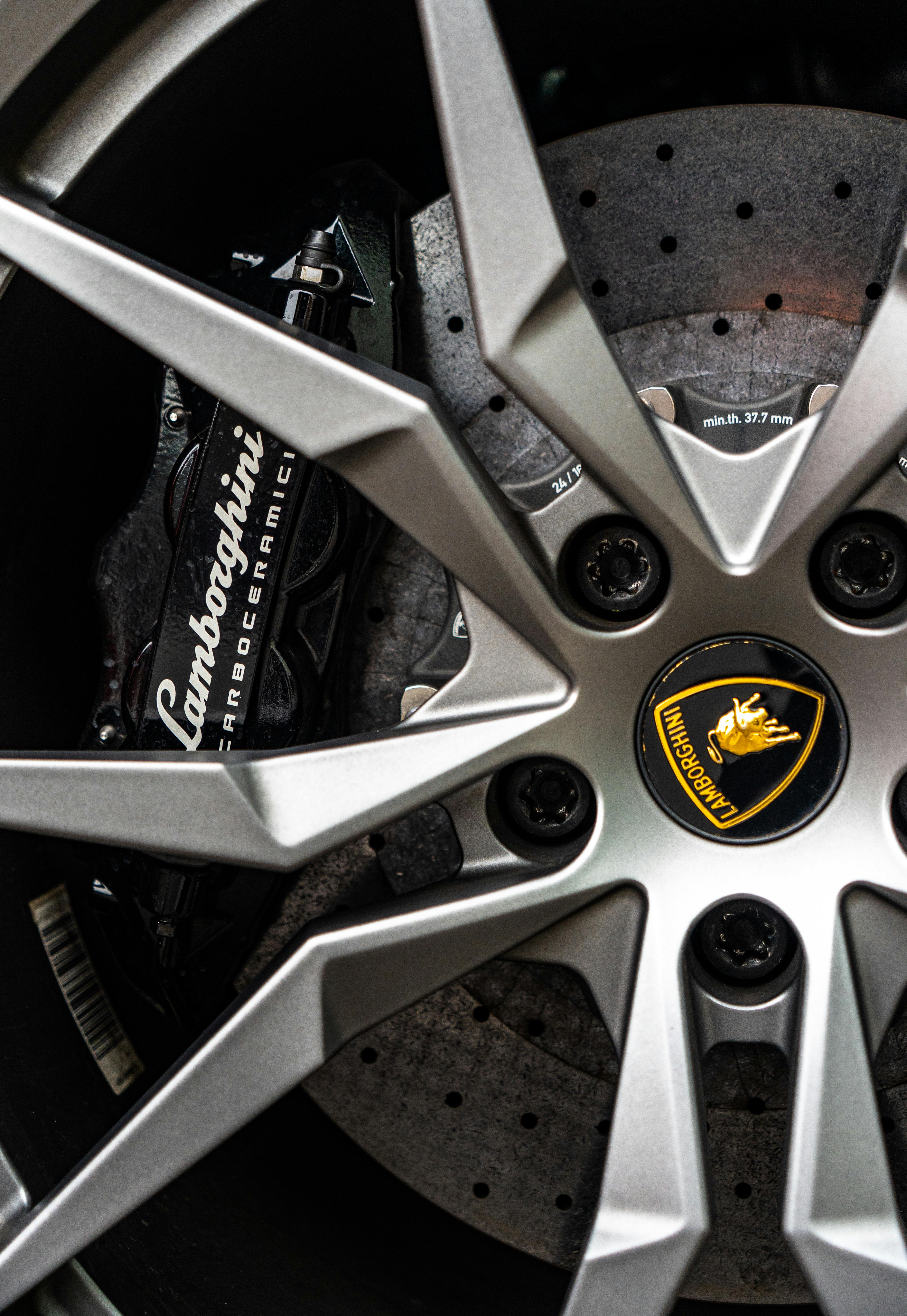 Close-up Shot of Car Wheel Rim and Brake System · Free Stock Photo