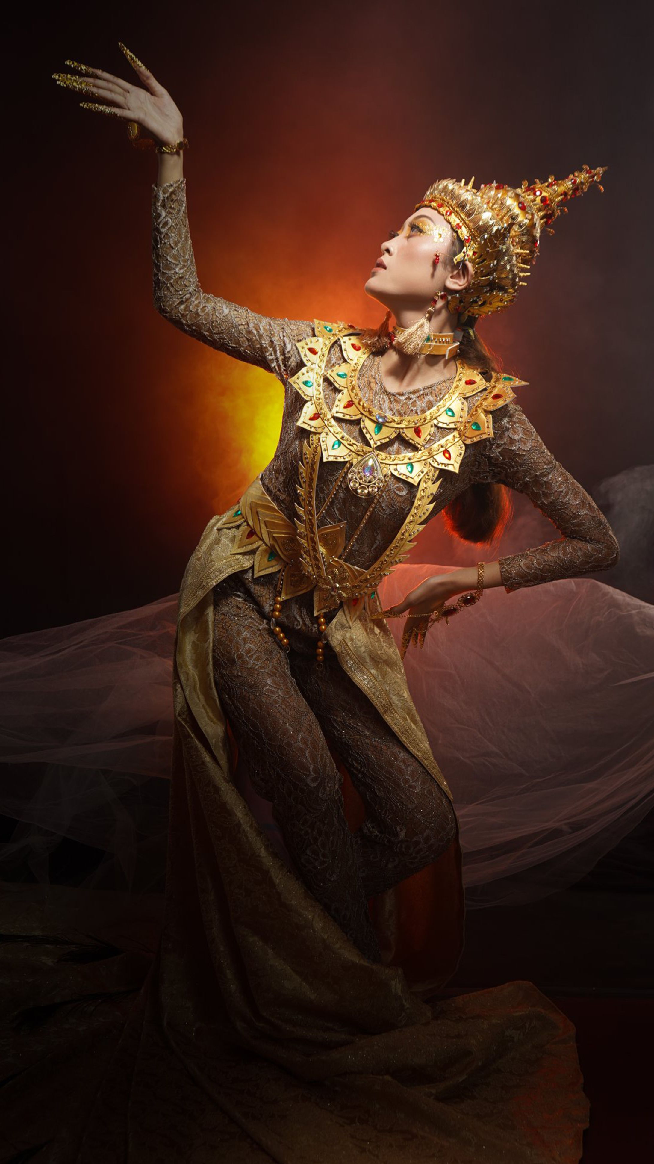 Elegant Traditional Dance Performer in Costume · Free Stock Photo