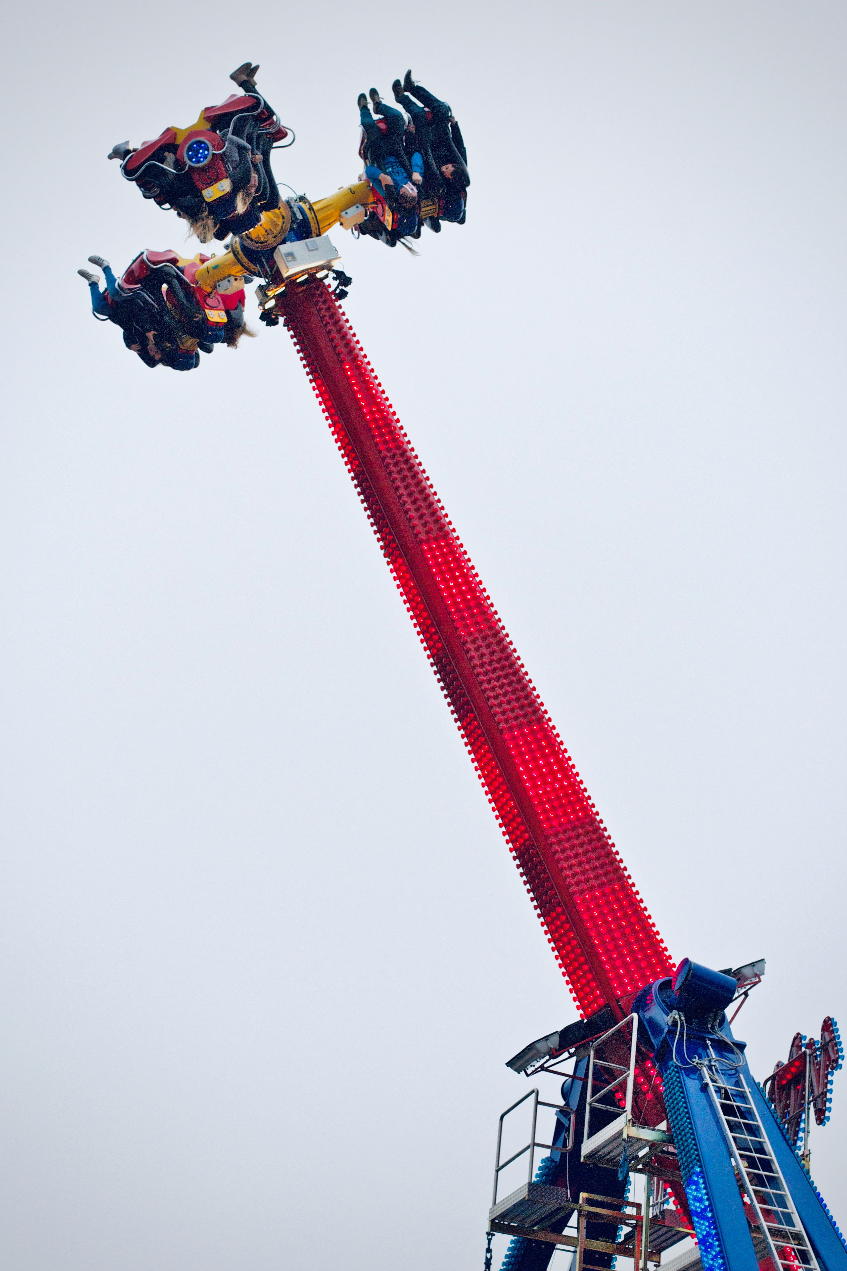 Thrilling Amusement Park Ride in Motion · Free Stock Photo
