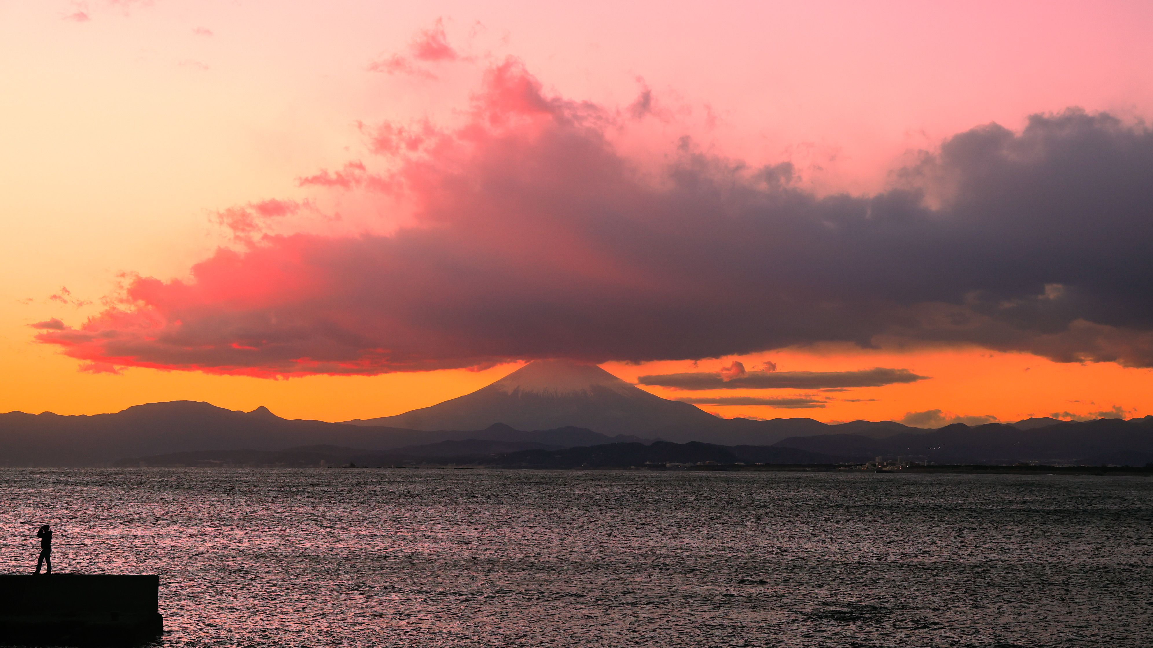 Stunning Sunset Over Mount Fuji · Free Stock Photo
