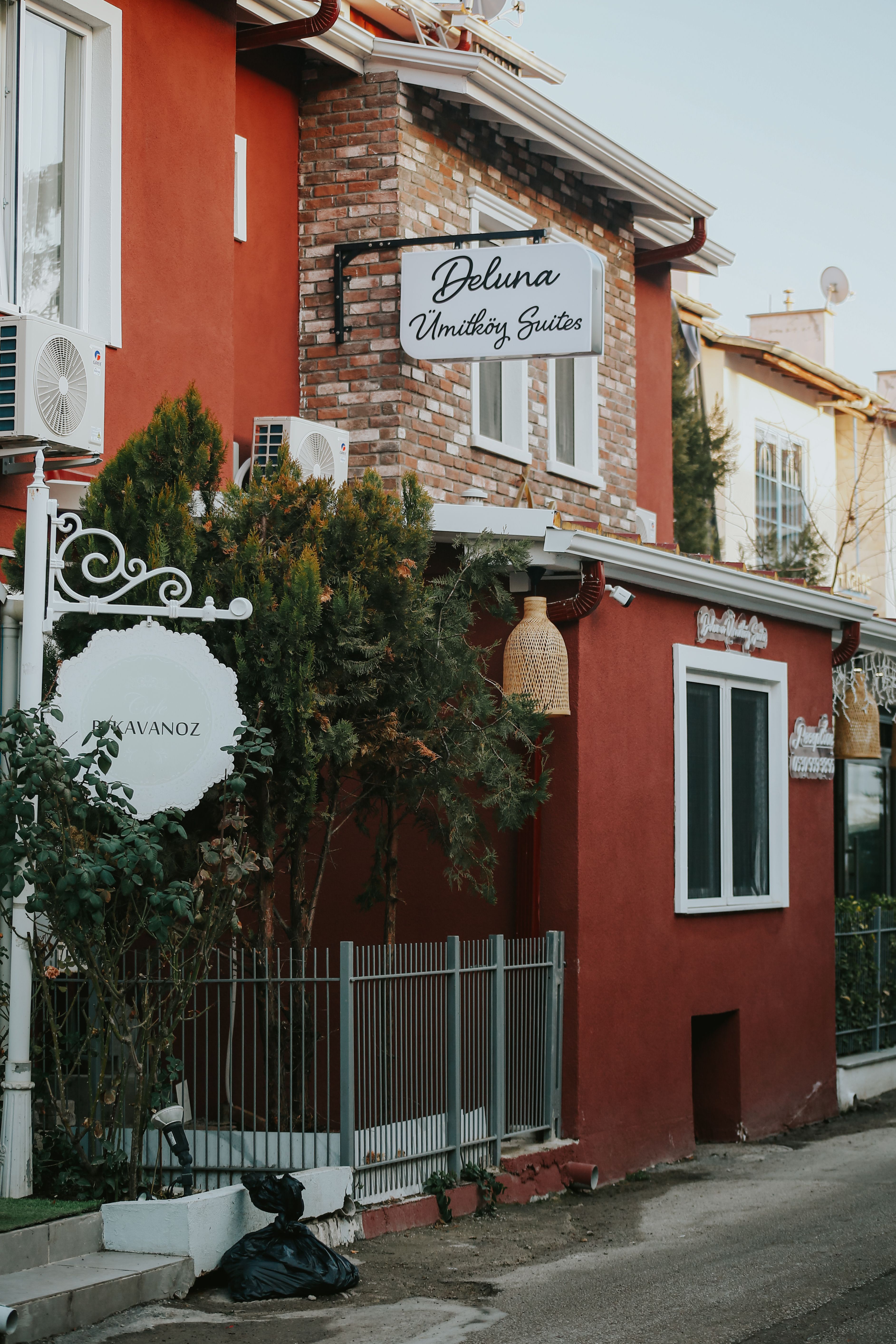 Rustic Boutique Hotel Exterior View · Free Stock Photo