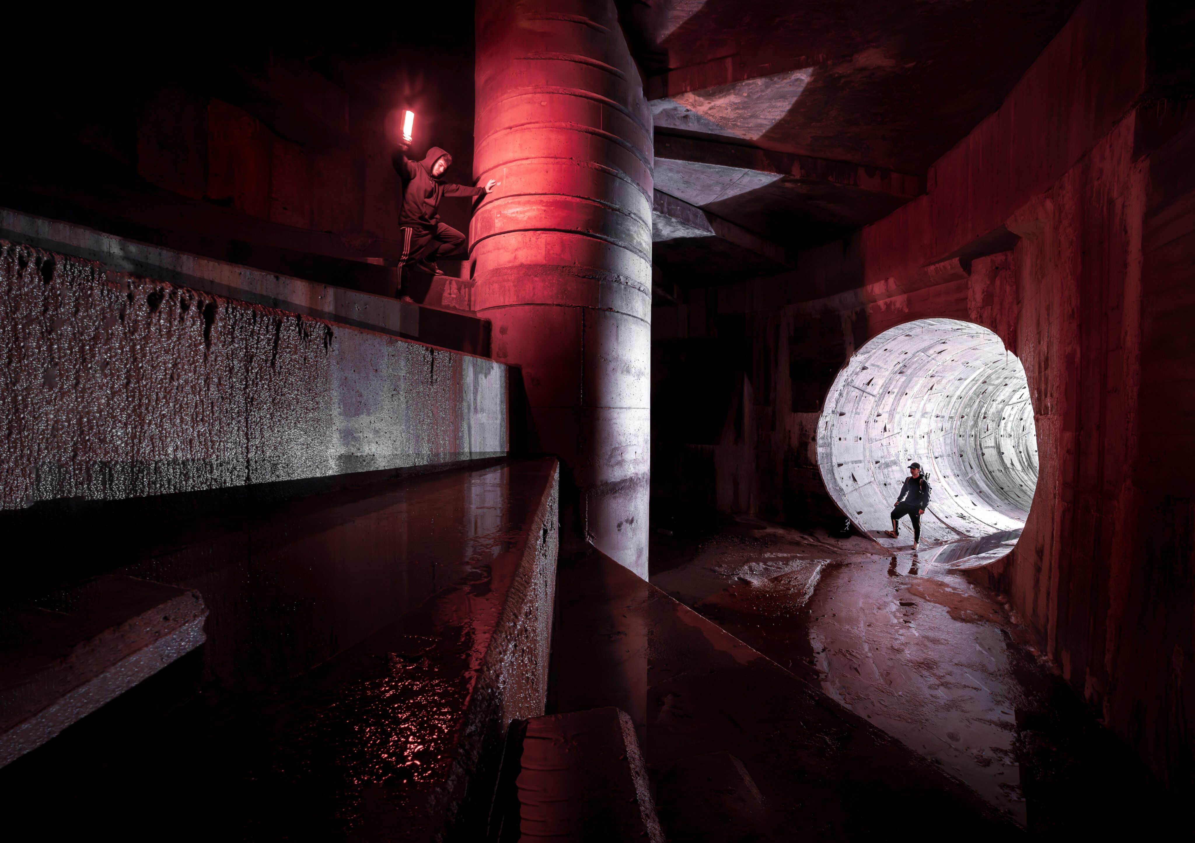 Dramatic Underground Exploration Scene · Free Stock Photo