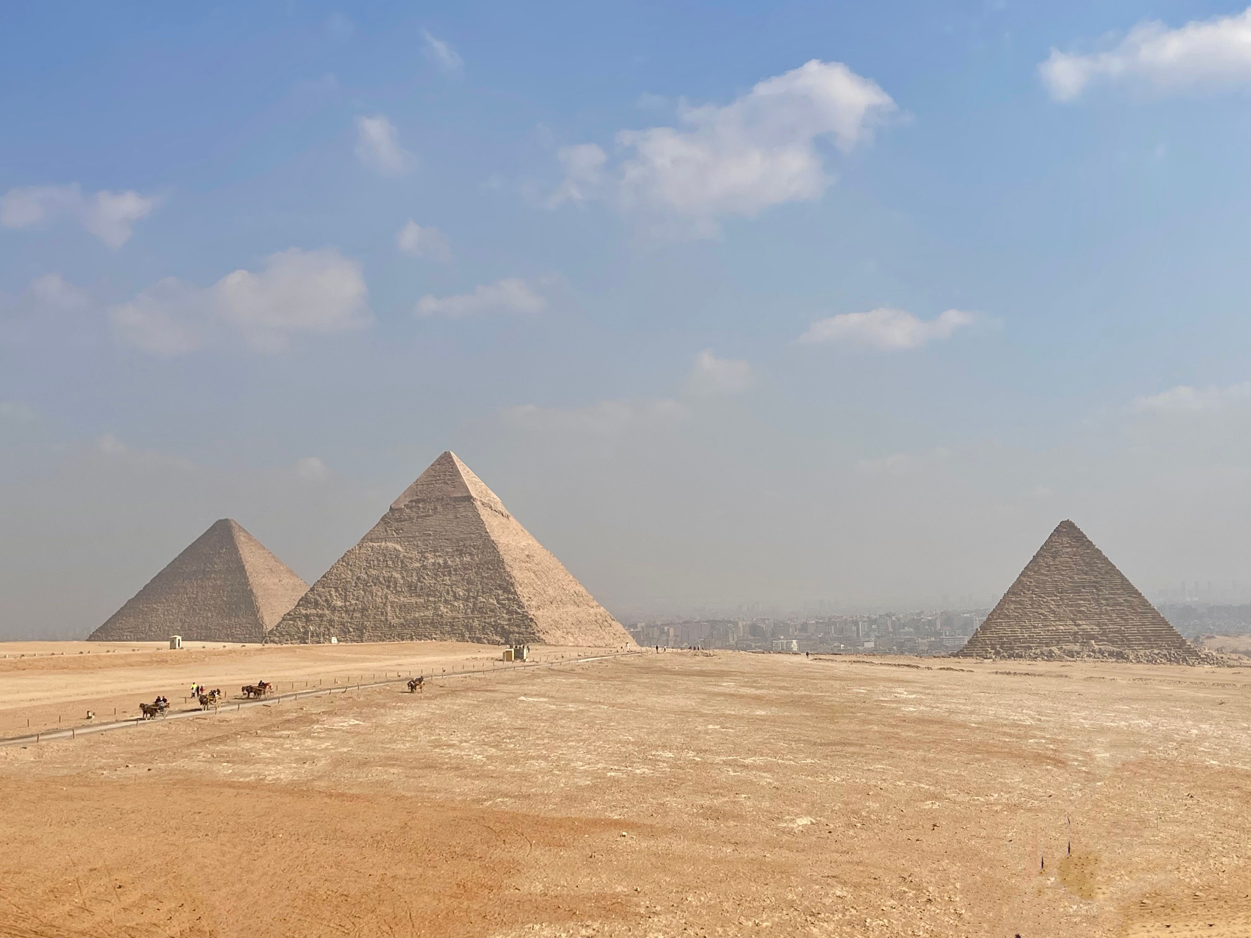 Stunning view of the Pyramids of Giza in Egypt · Free Stock Photo
