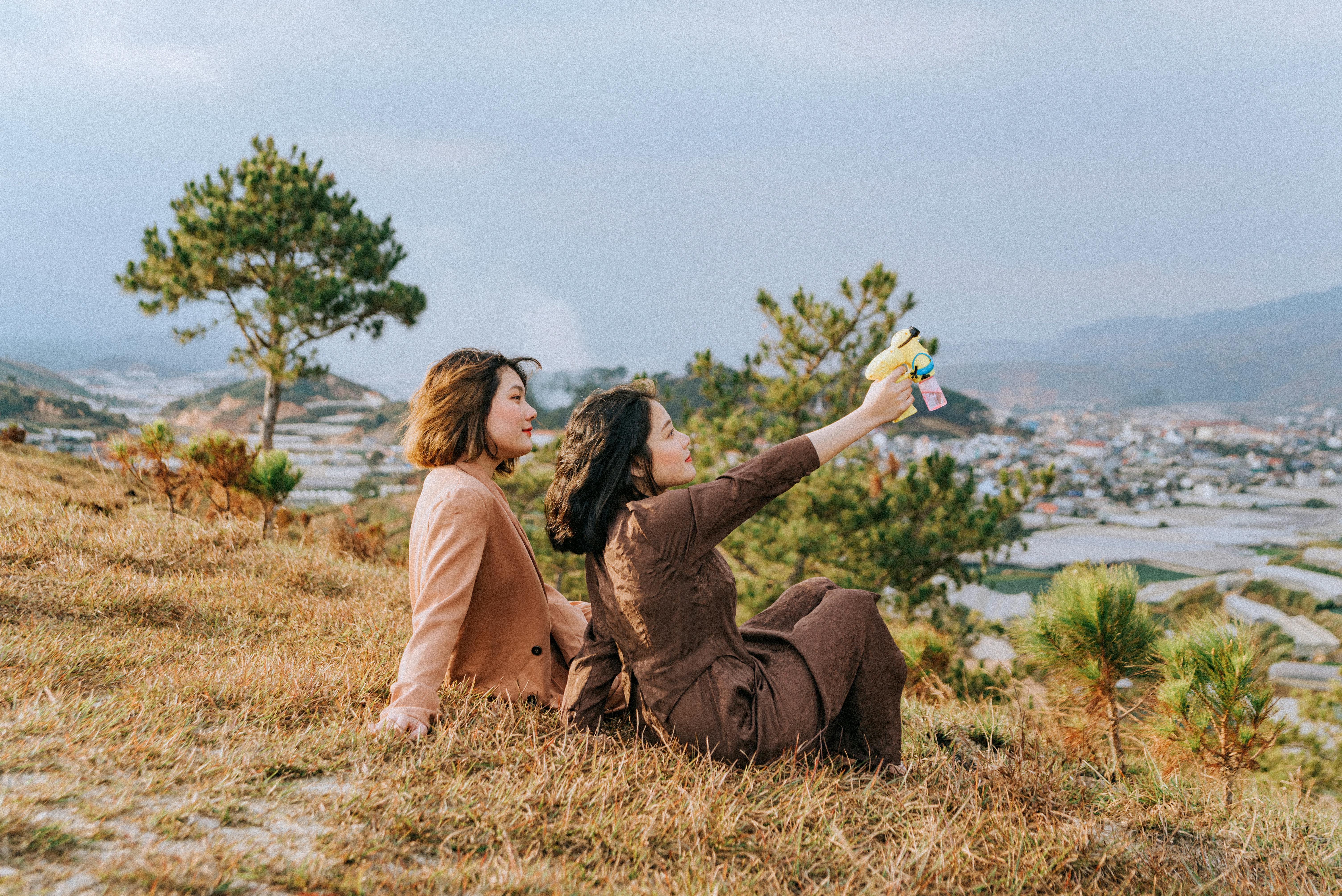 Selfie Side View Photos, Download The BEST Free Selfie Side View Stock ...