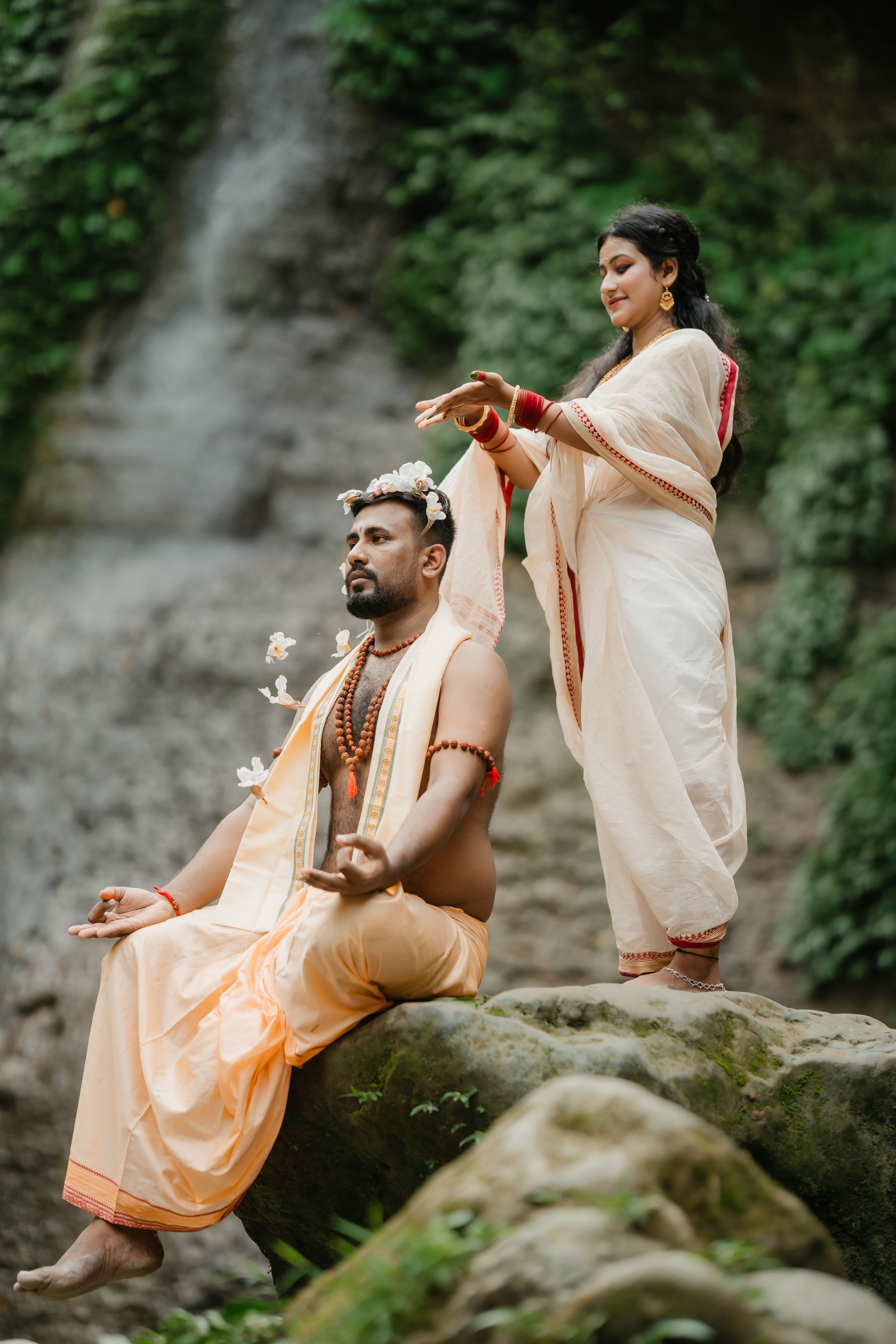Traditional Indian Ritual in Natural Setting · Free Stock Photo