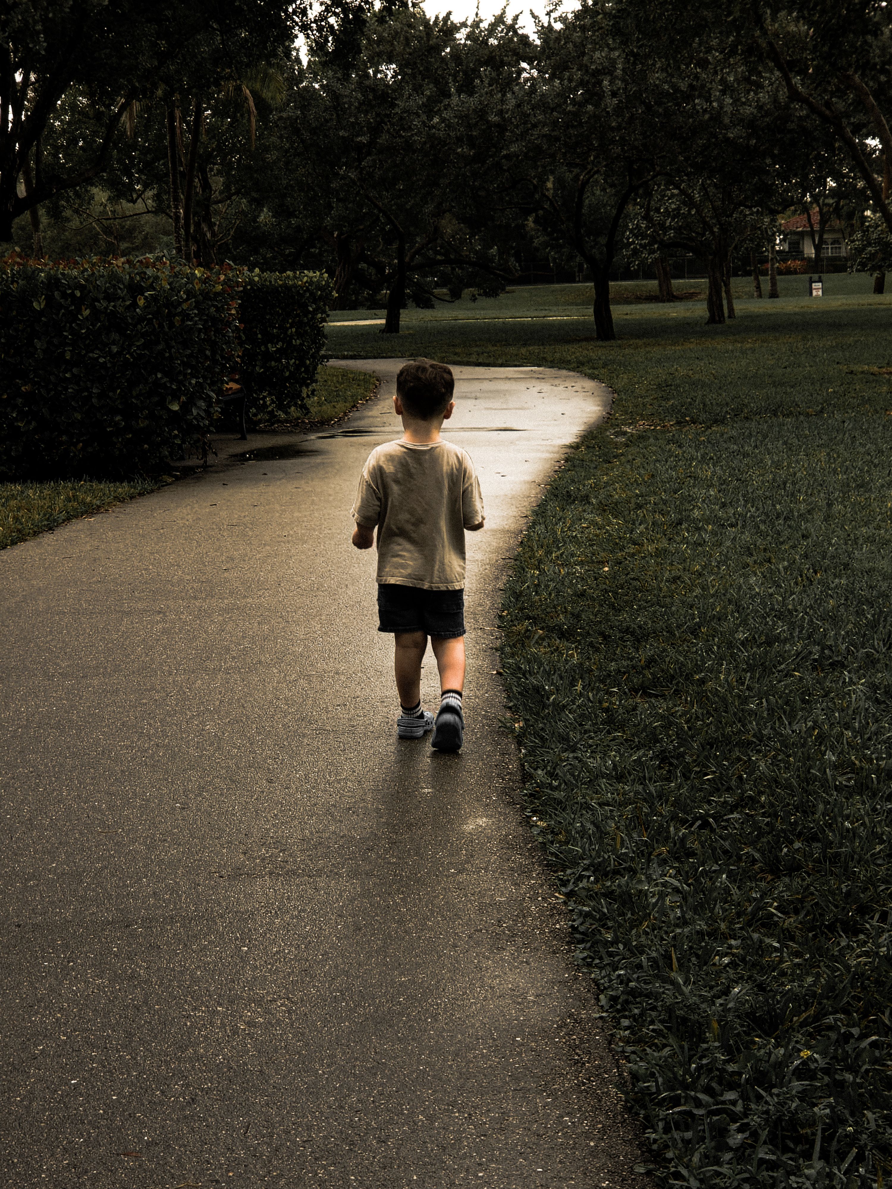 Little girl on path · Free Stock Photo