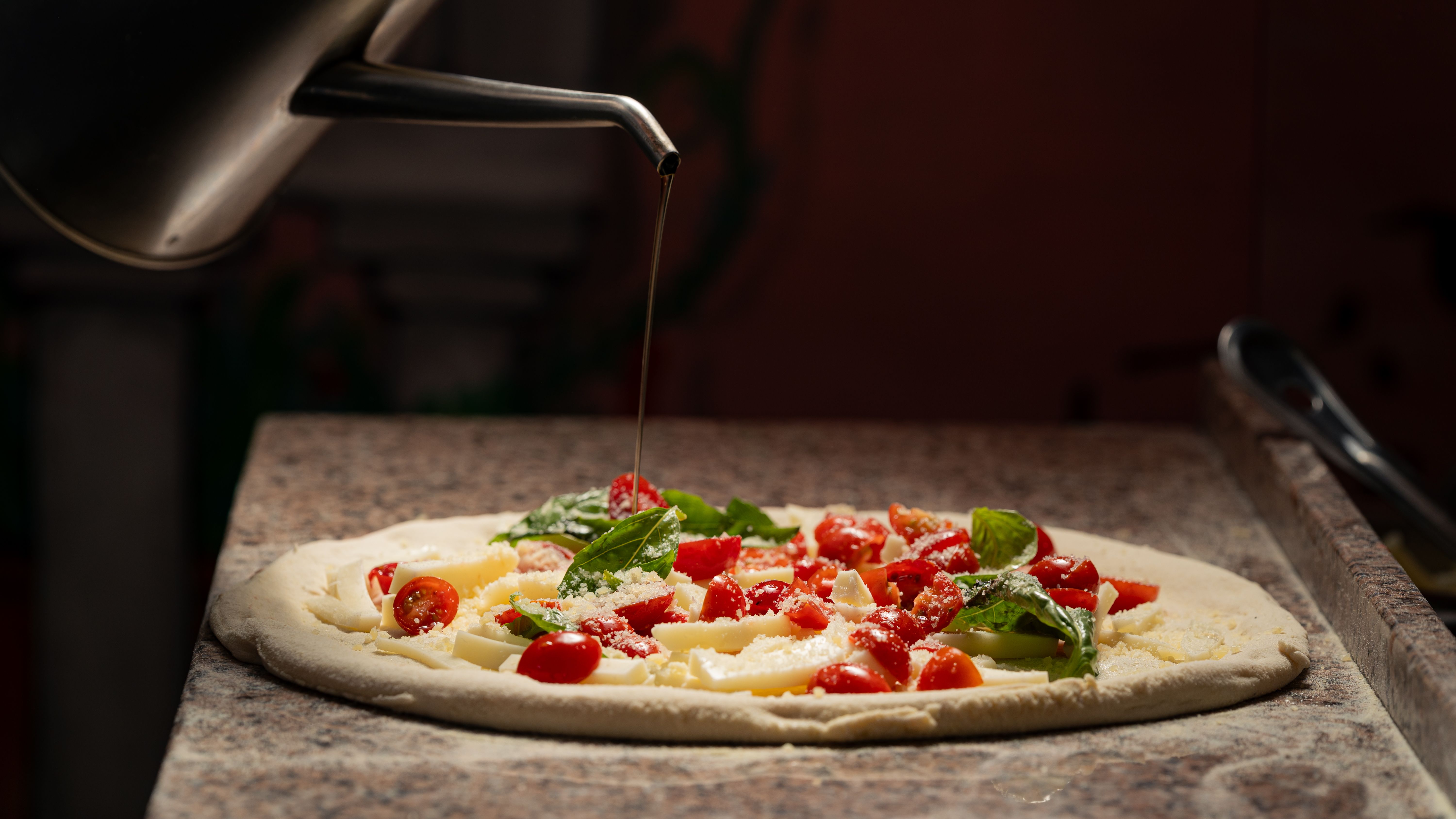 Fresh Margherita Pizza with Drizzling Olive Oil · Free Stock Photo