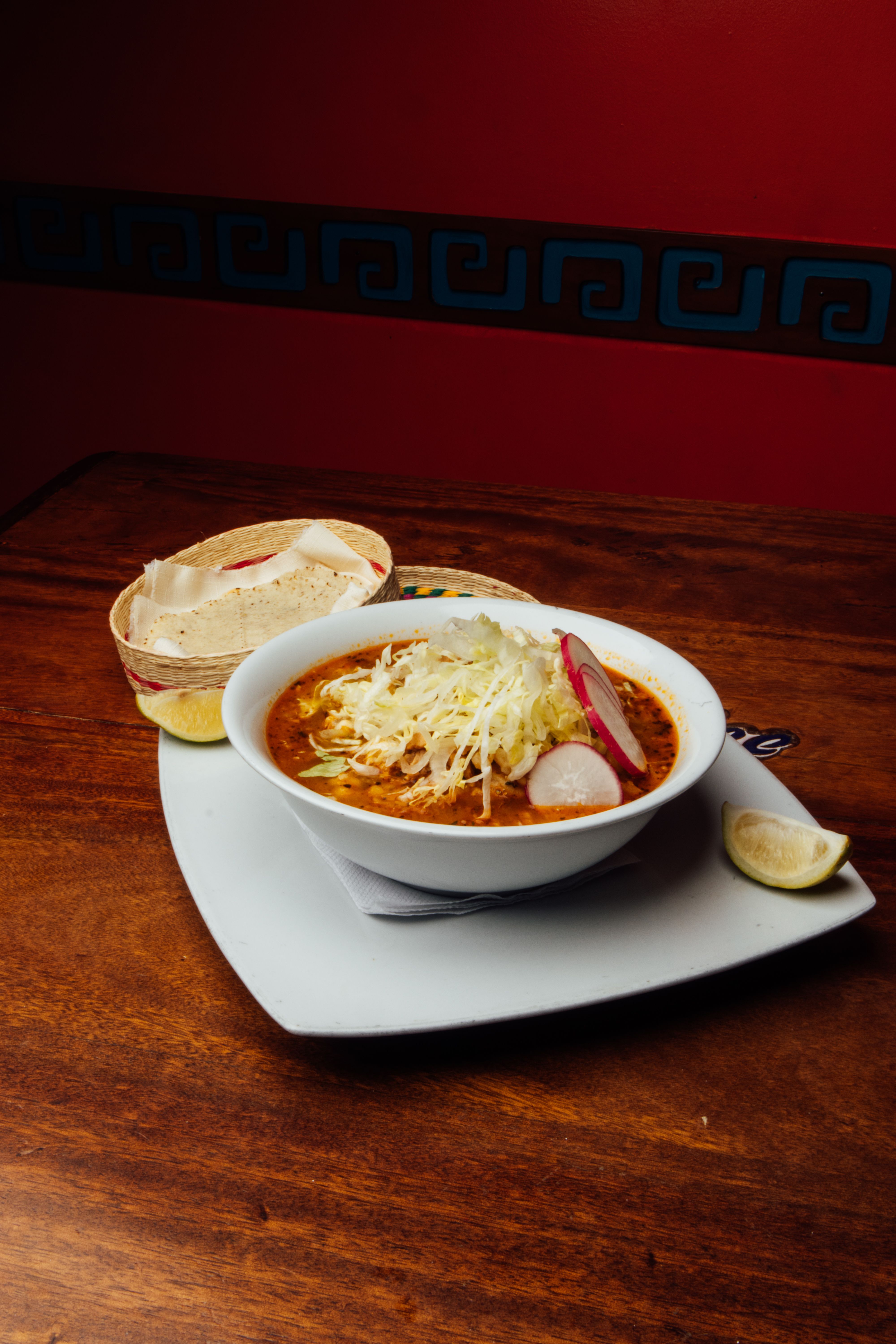 Delicioso Tazón De Auténtica Sopa Ecuatoriana · Foto de stock gratuita