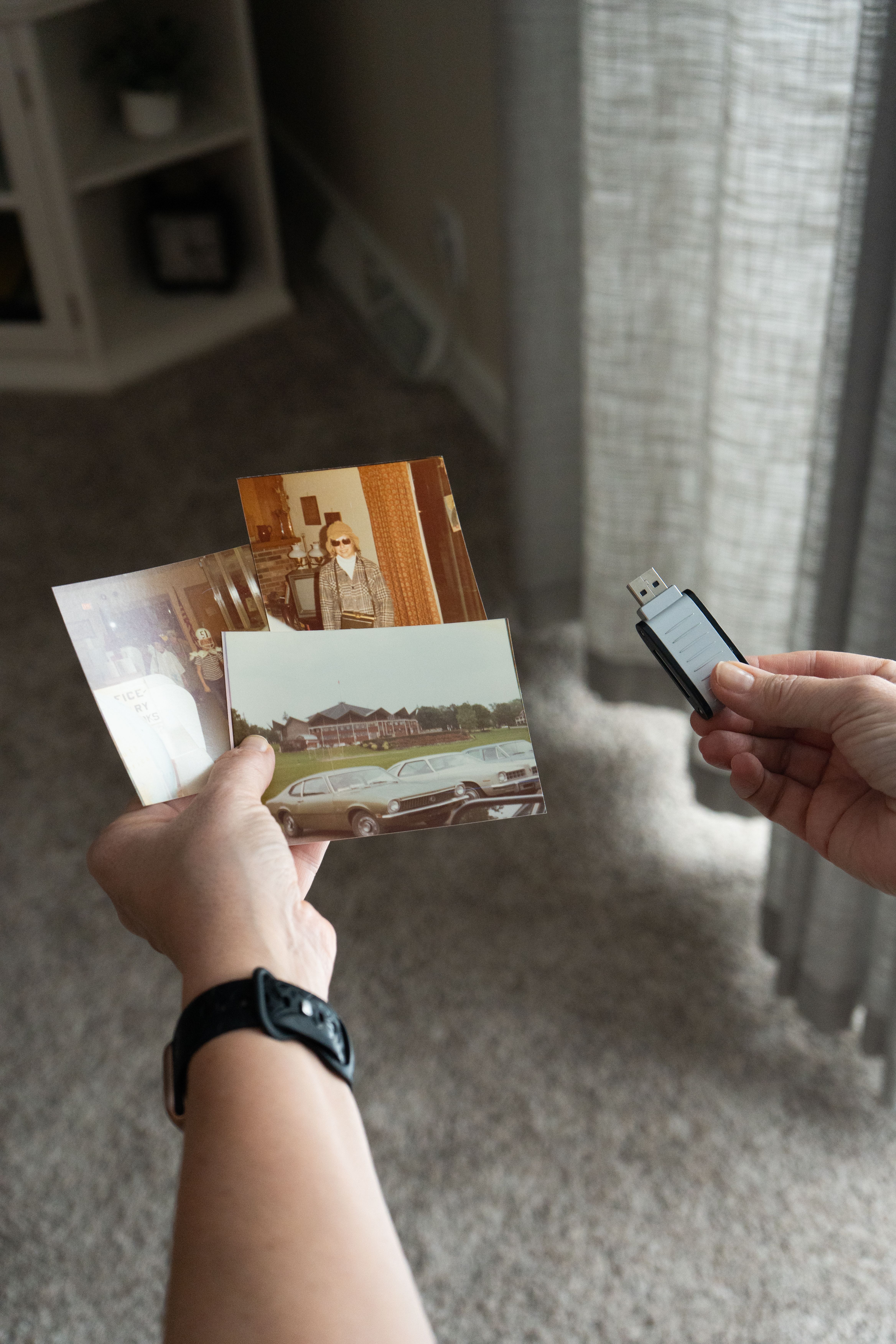 Transferring Vintage Photos to USB Drive Indoors · Free Stock Photo