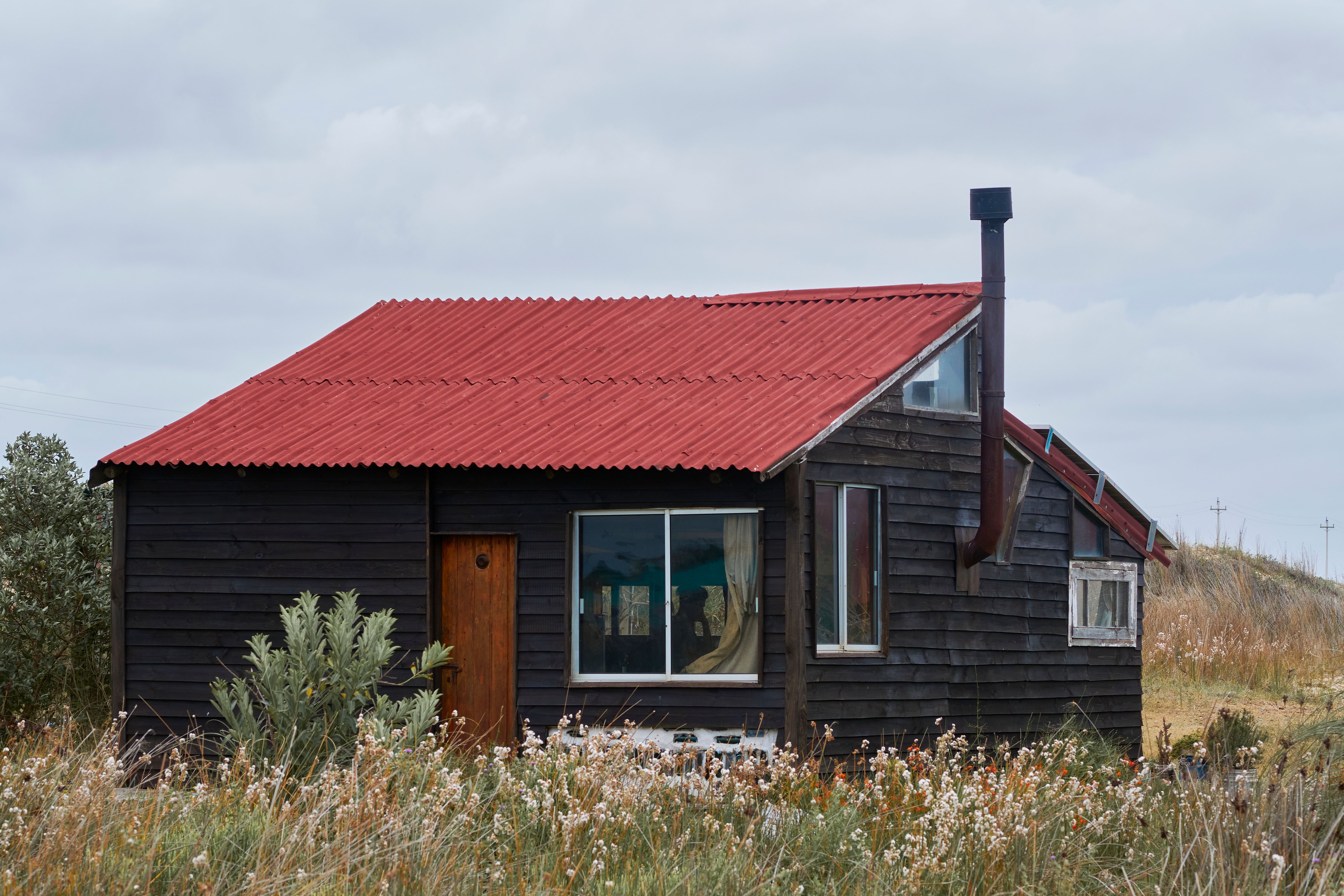 Small Red Roof House Photos, Download The BEST Free Small Red Roof ...