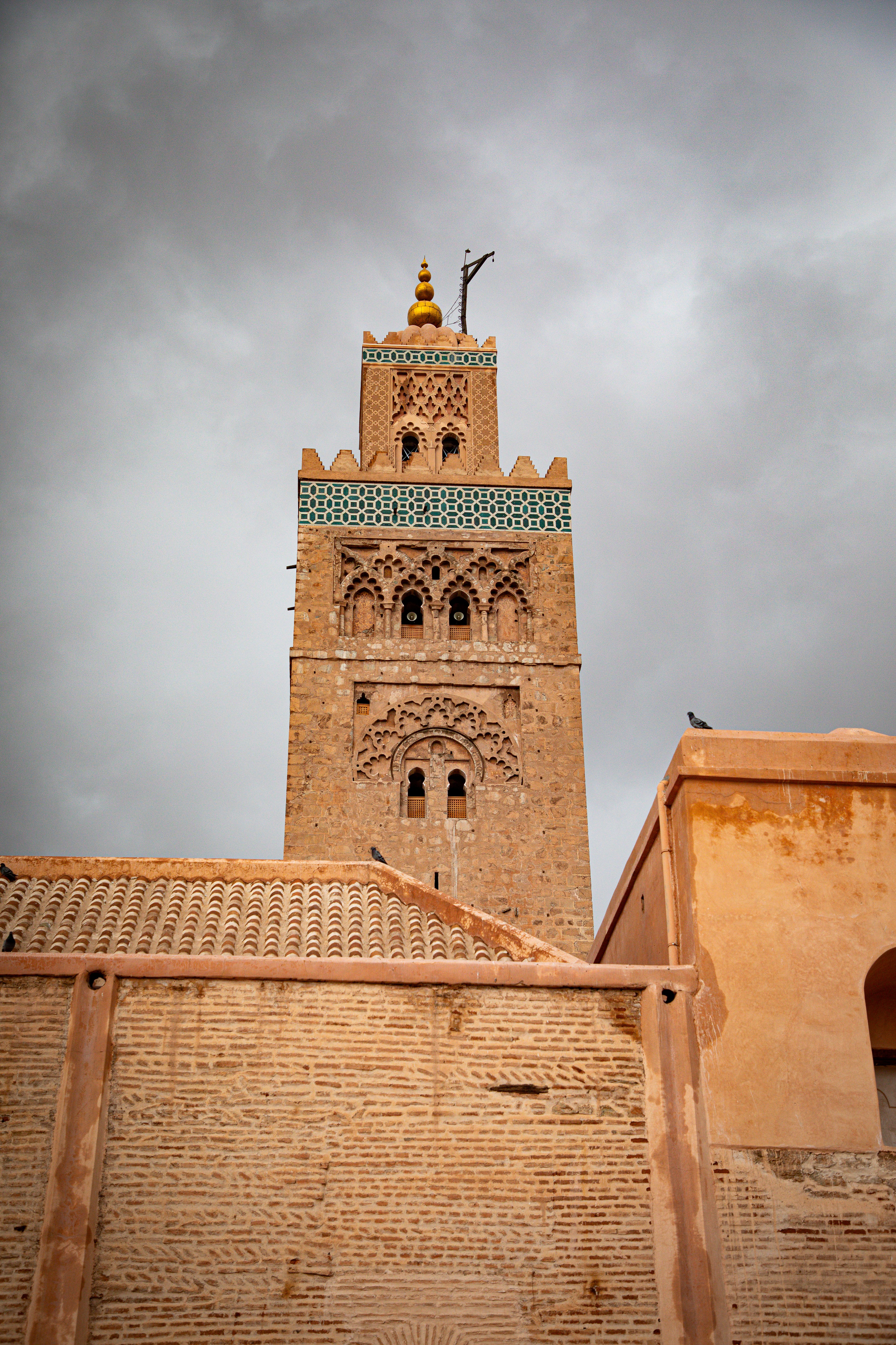 Le Minaret De La Mosquée Koutoubia à Marrakech Au Crépuscule · Photo ...