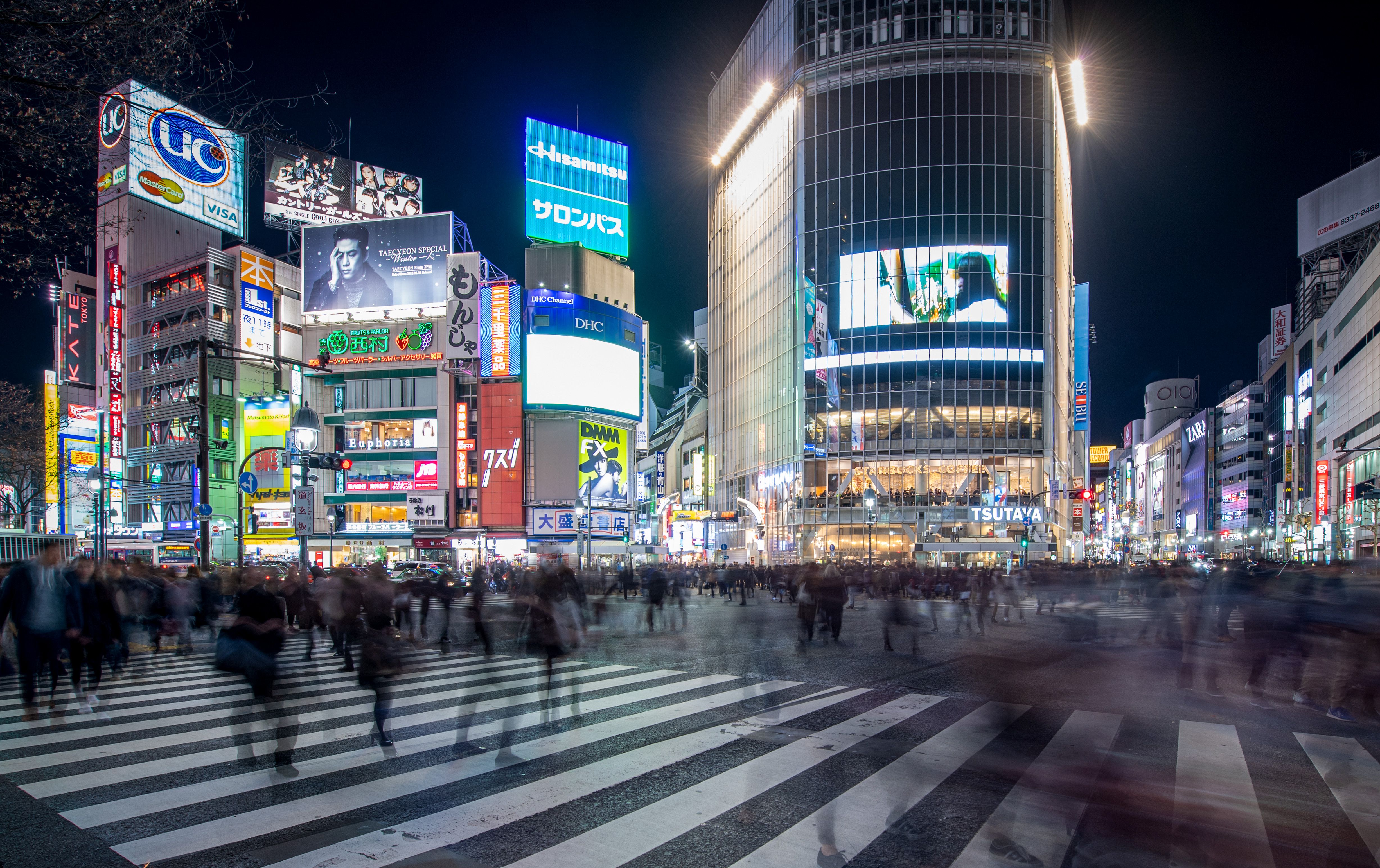 Vibrant Tokyo Cityscape at Night in Shinjuku · Free Stock Photo