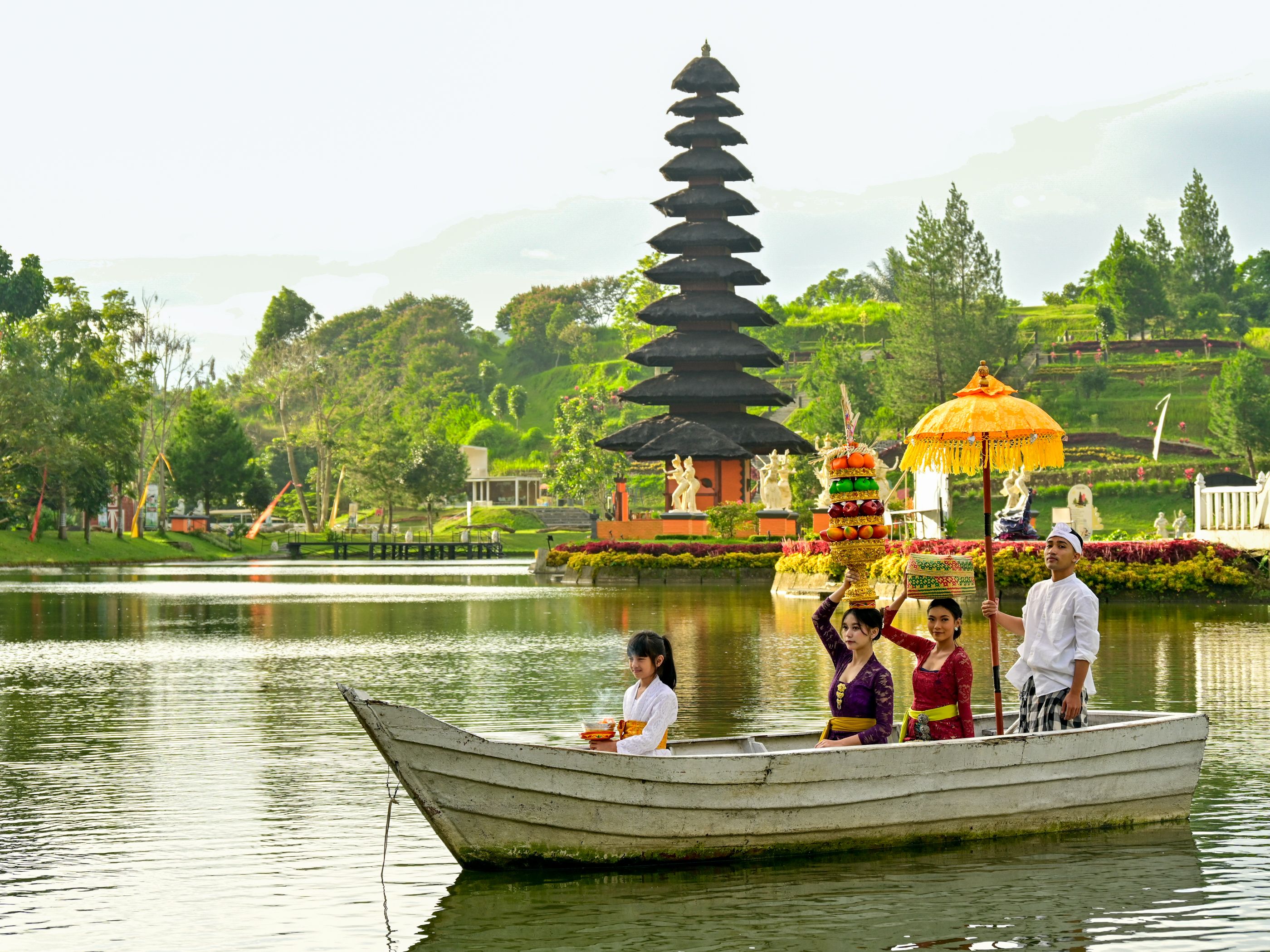 Balinese Ceremony by Temple in Indonesia · Free Stock Photo