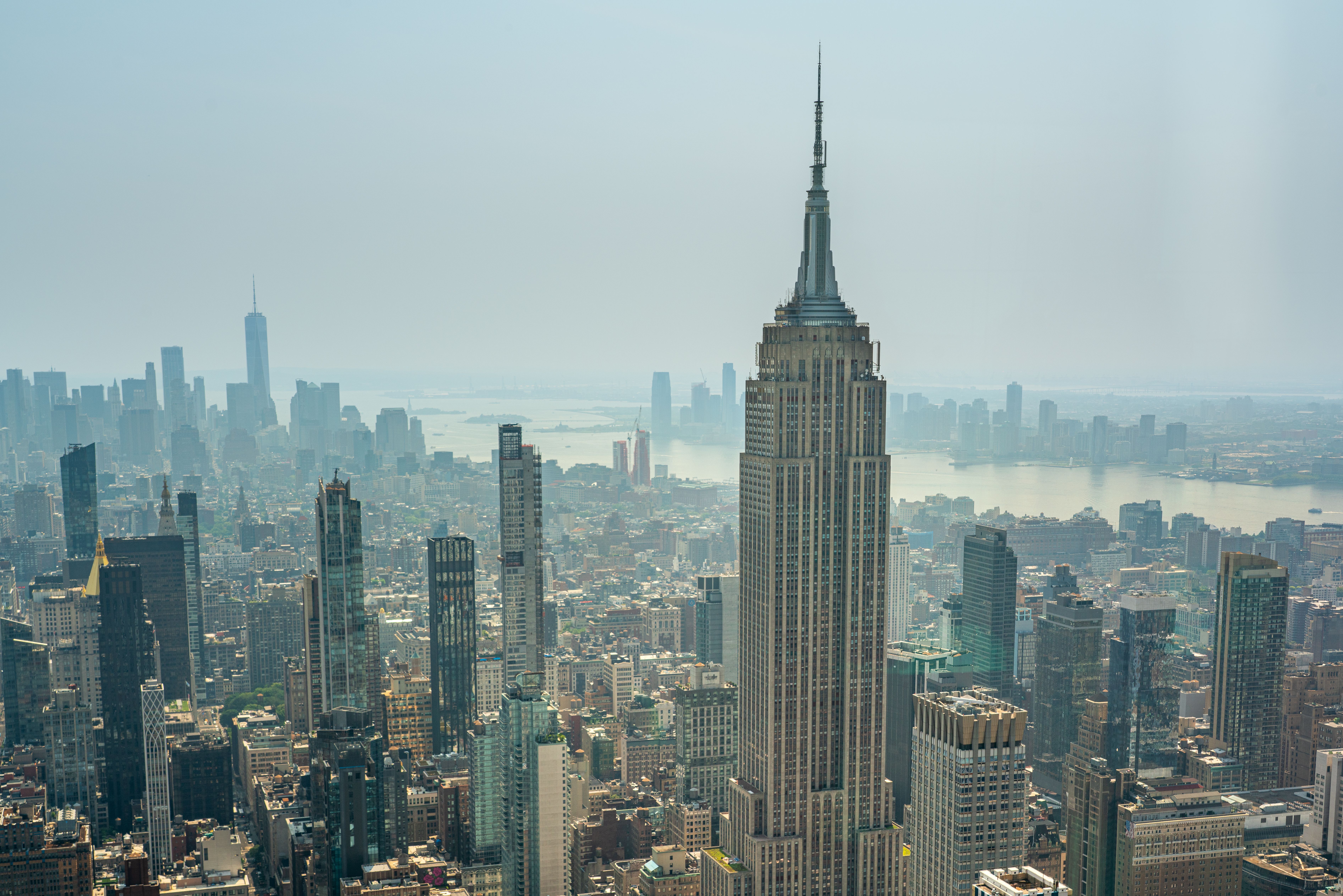 Iconic New York City Skyline with Empire State Building · Free Stock Photo