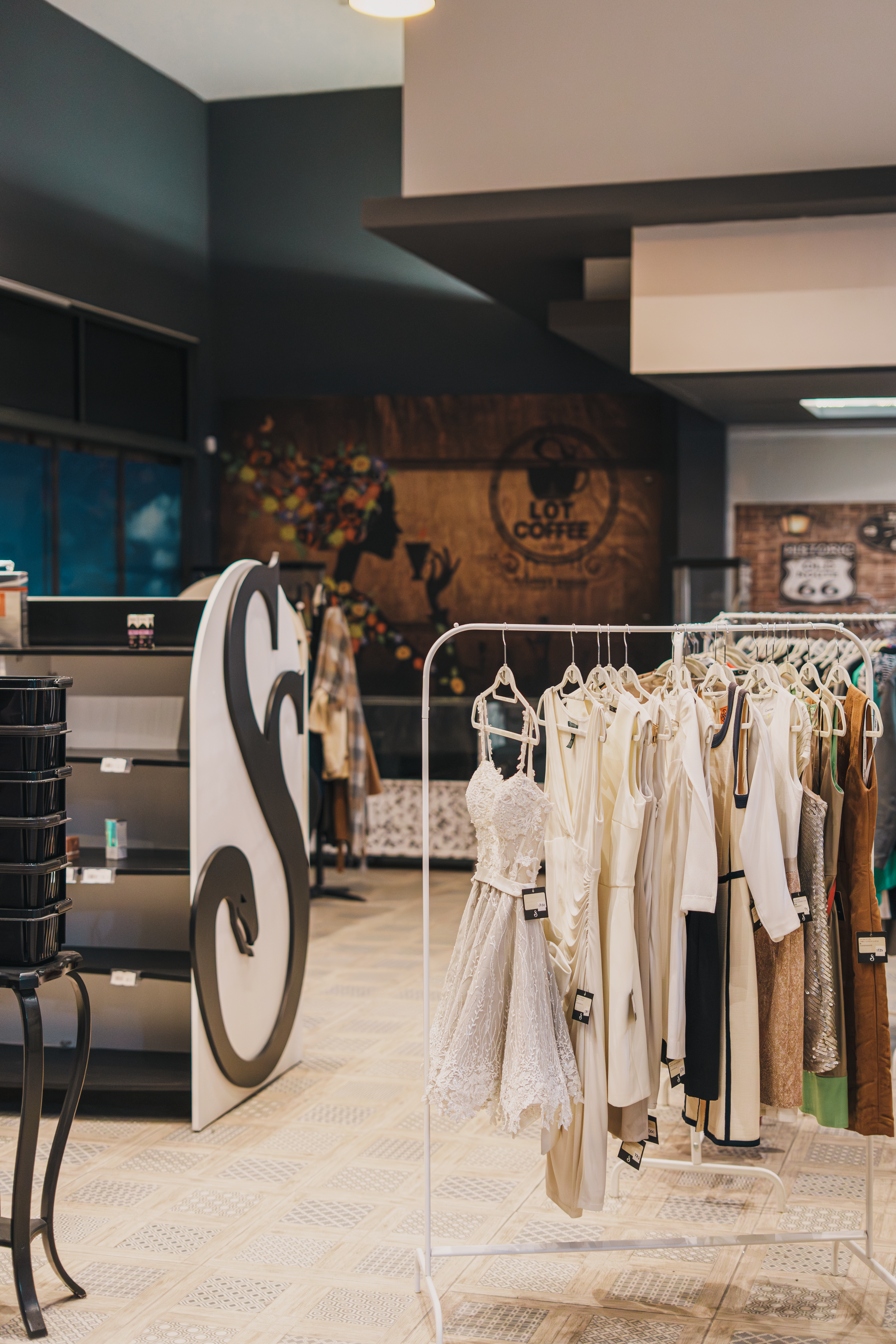 Exibição Interna De Boutique De Moda Elegante · Foto profissional gratuita