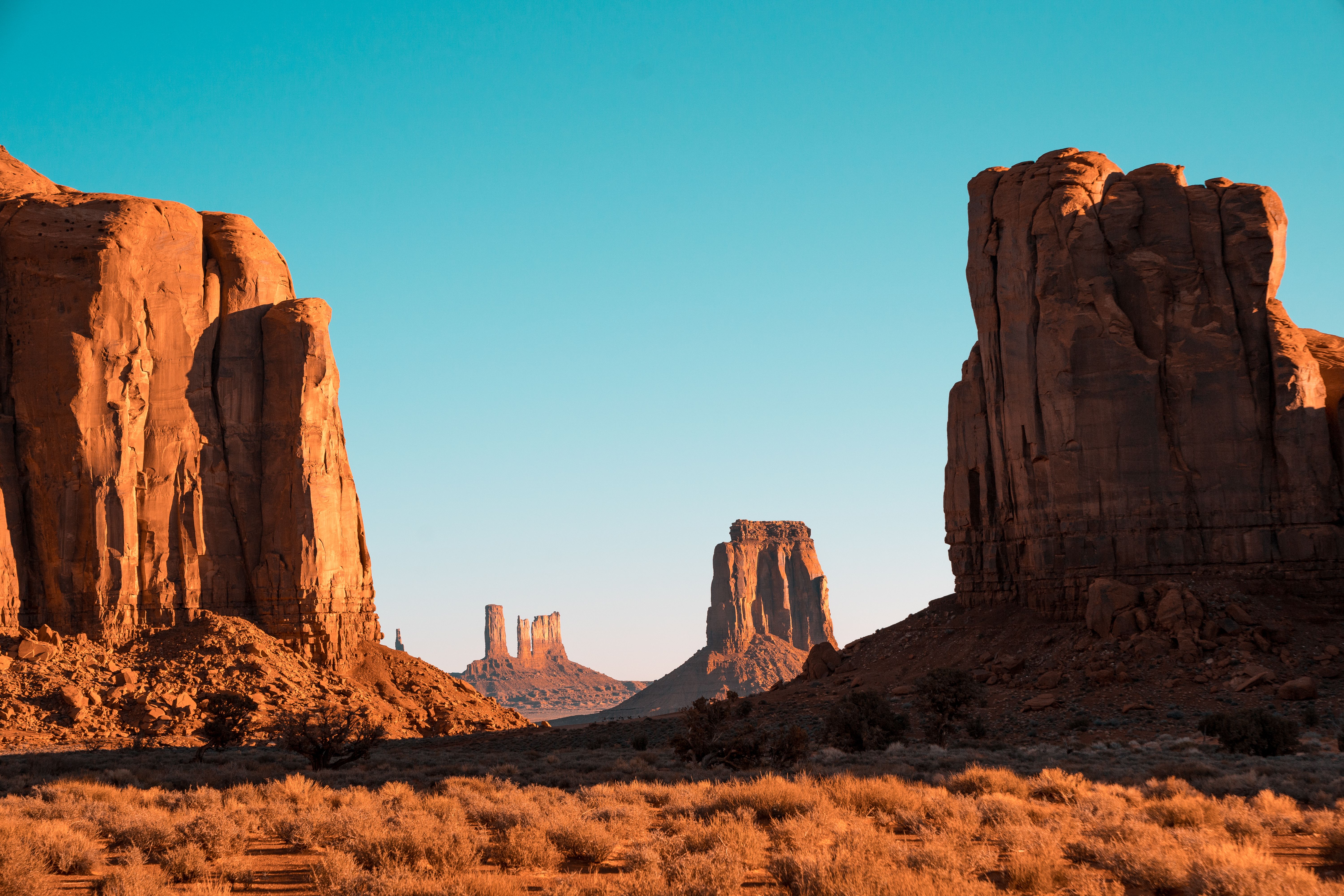 Stunning View of Monument Valley Buttes at Sunset · Free Stock Photo