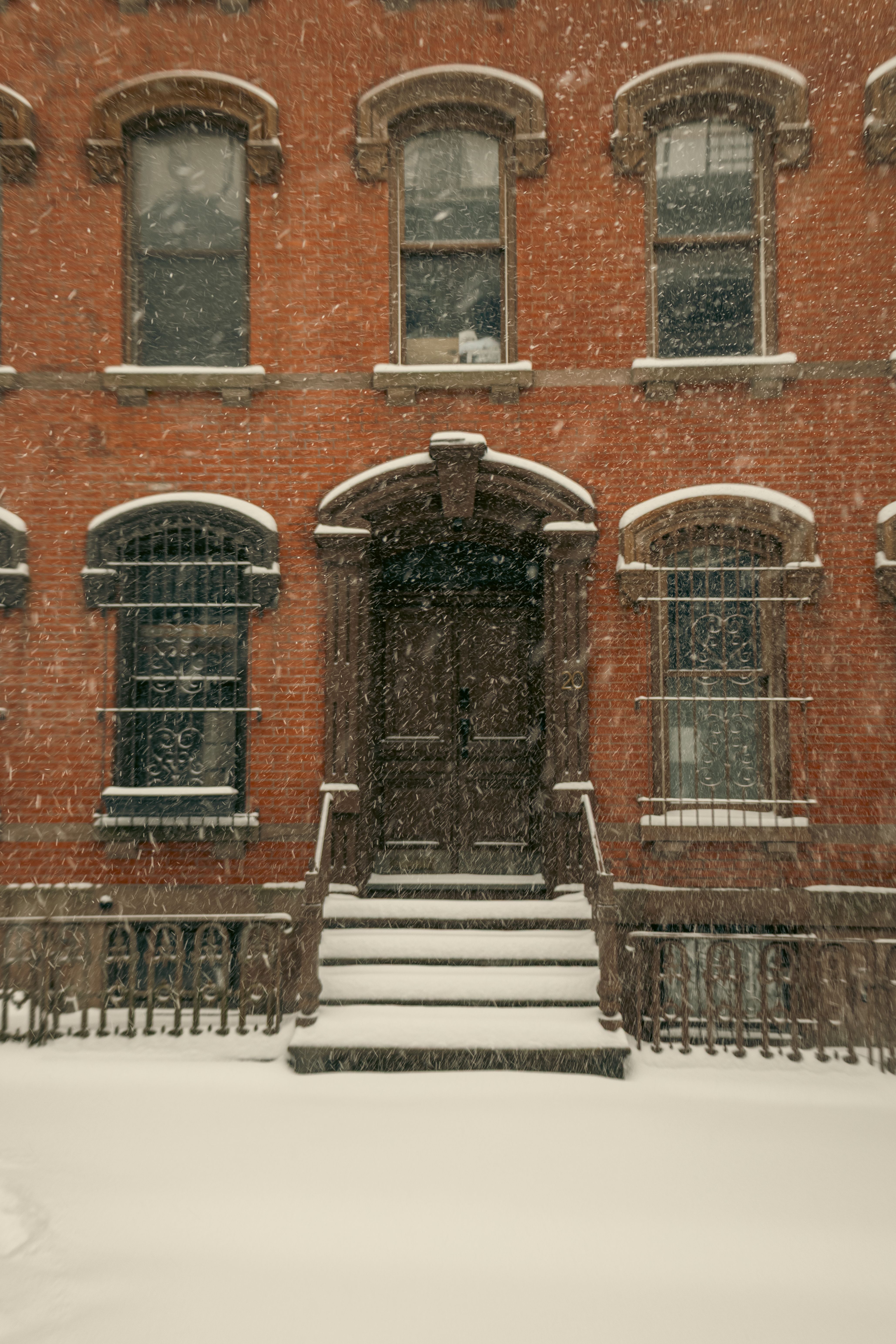 Historic Brick Building in Snowfall, Newark · Free Stock Photo