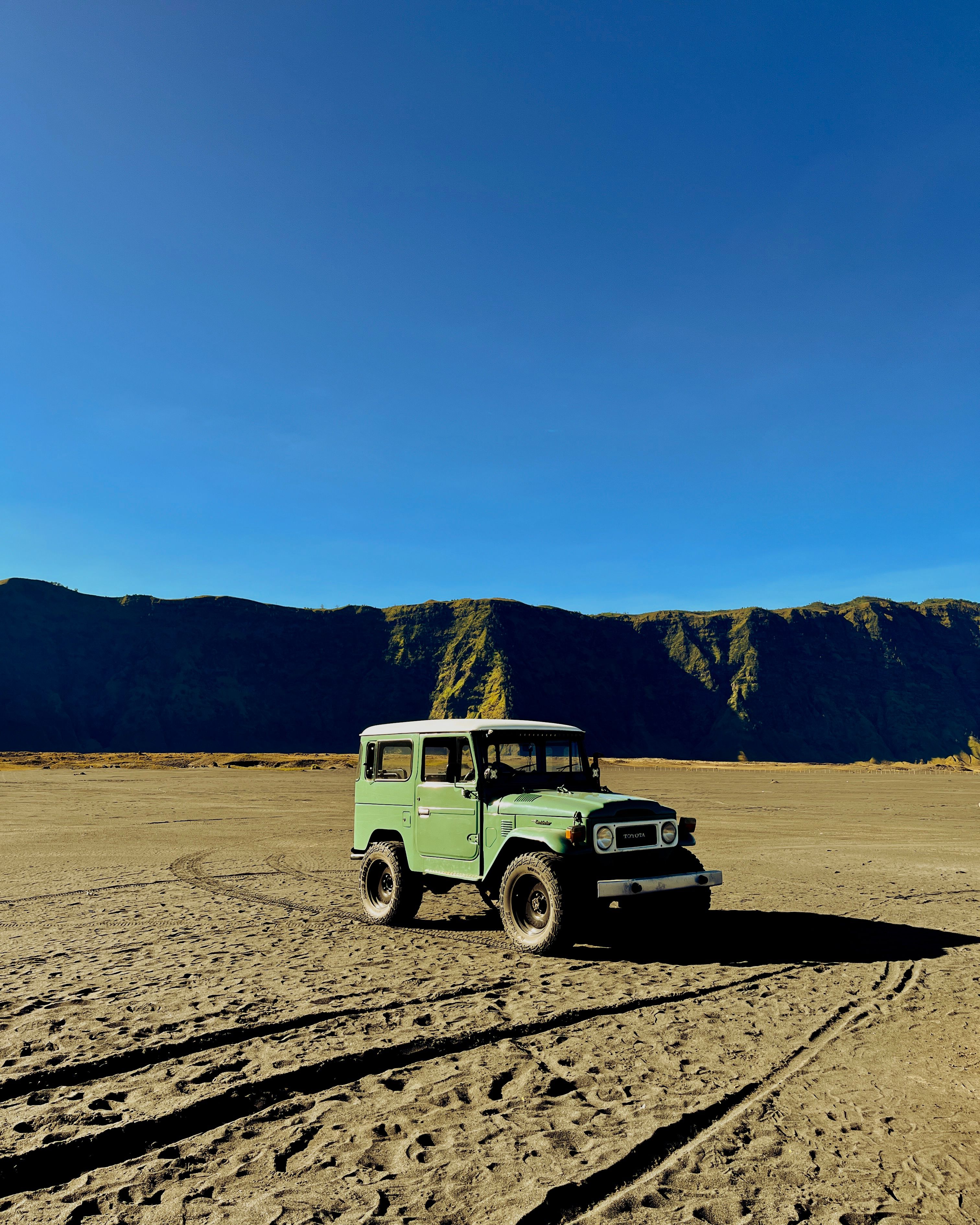 Vintage Jeep in East Java's Mount Bromo Desert · Free Stock Photo