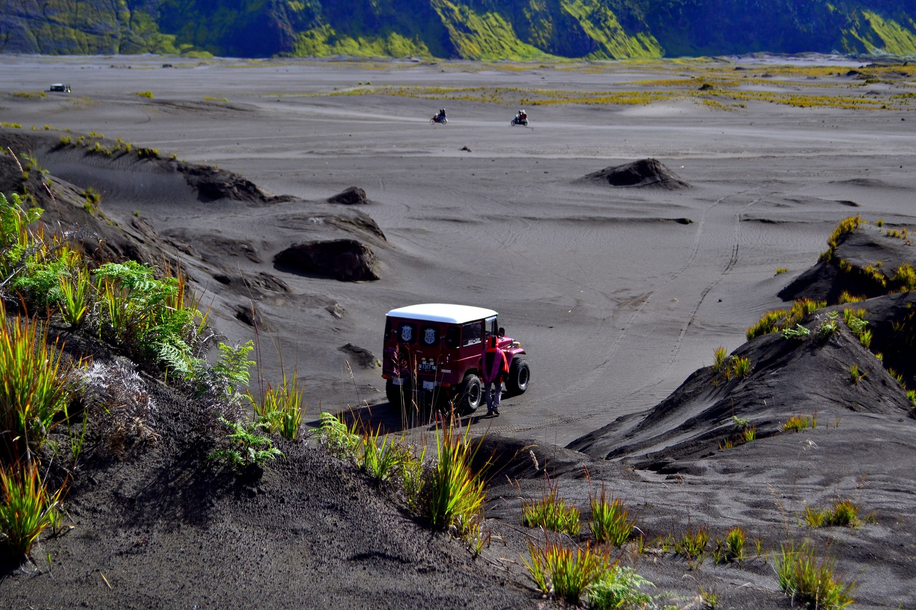 Exploration Jeep in Volcanic Terrain of East Java · Free Stock Photo