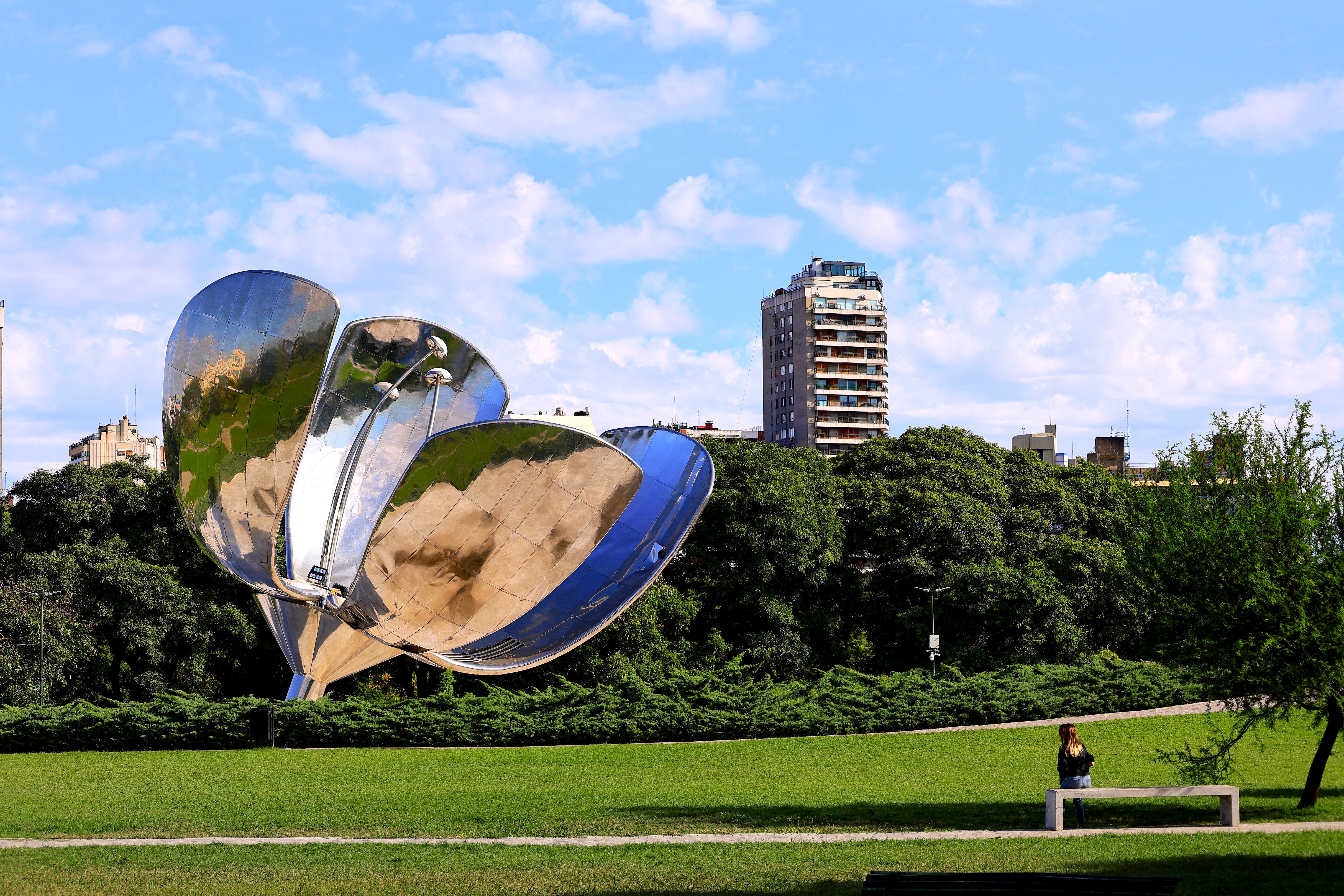 Floralis Generica in Buenos Aires Park · Free Stock Photo