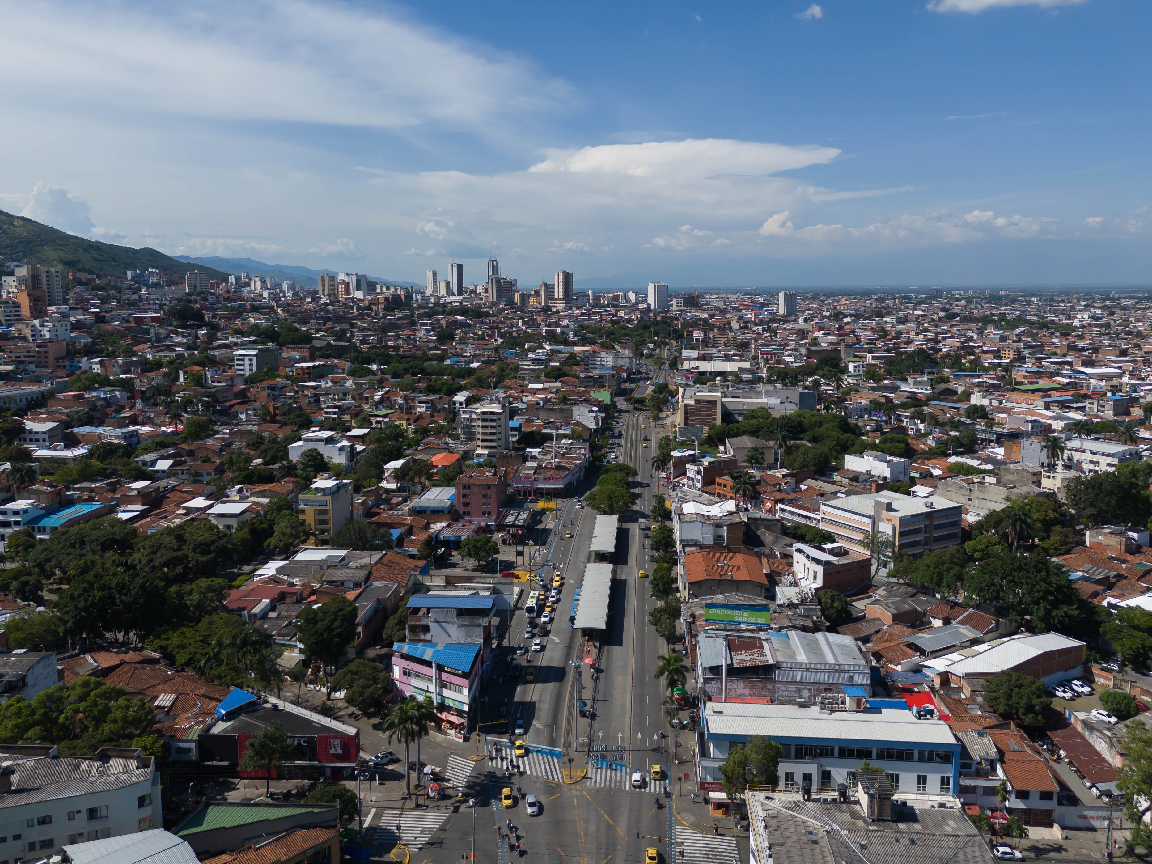 Vista Aérea Del Paisaje Urbano De Cali, Colombia · Foto de stock gratuita