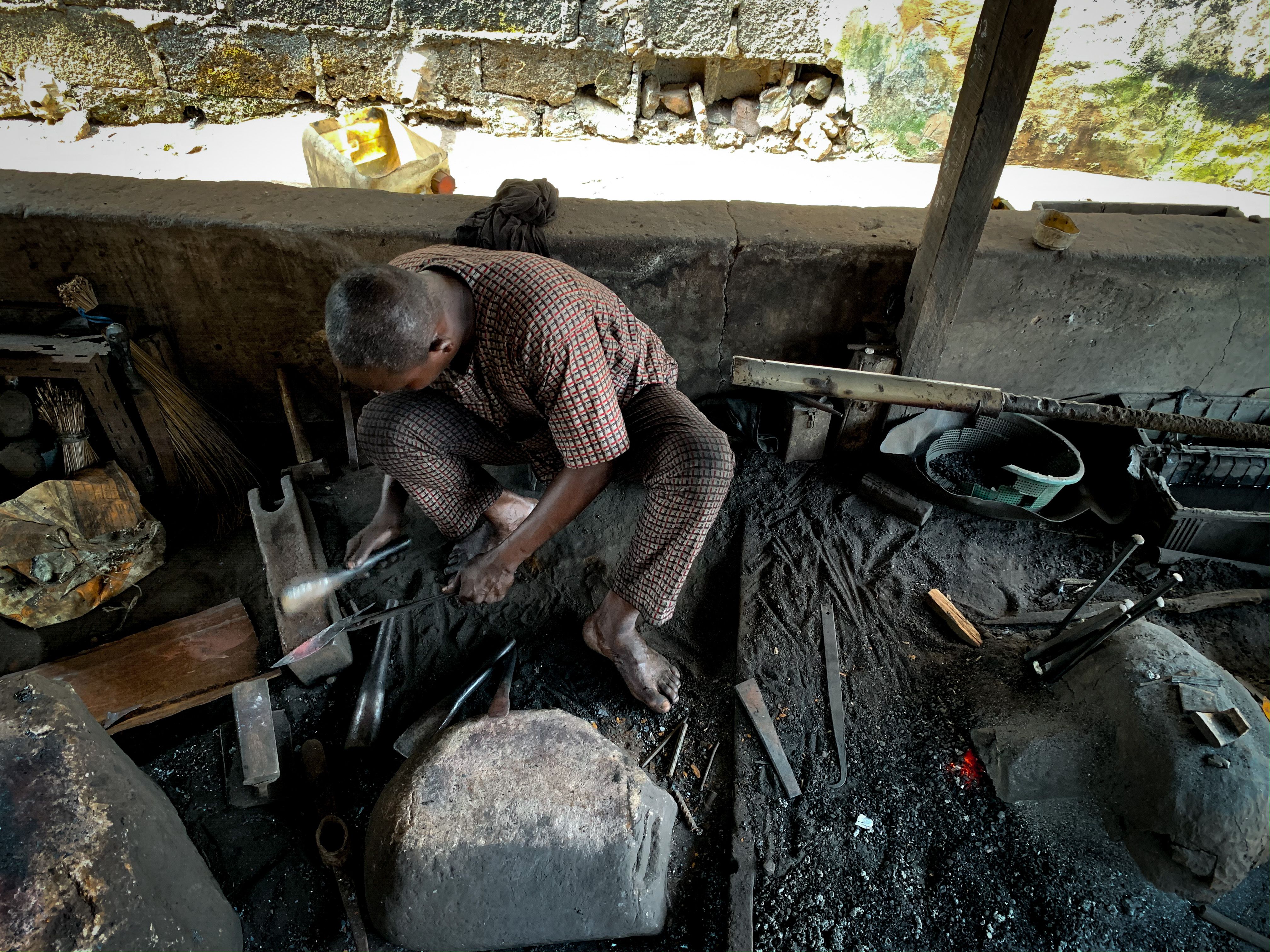 The Centuries Blacksmith (Agbede) 15个图片和视频，由Tope A. Asokere收藏