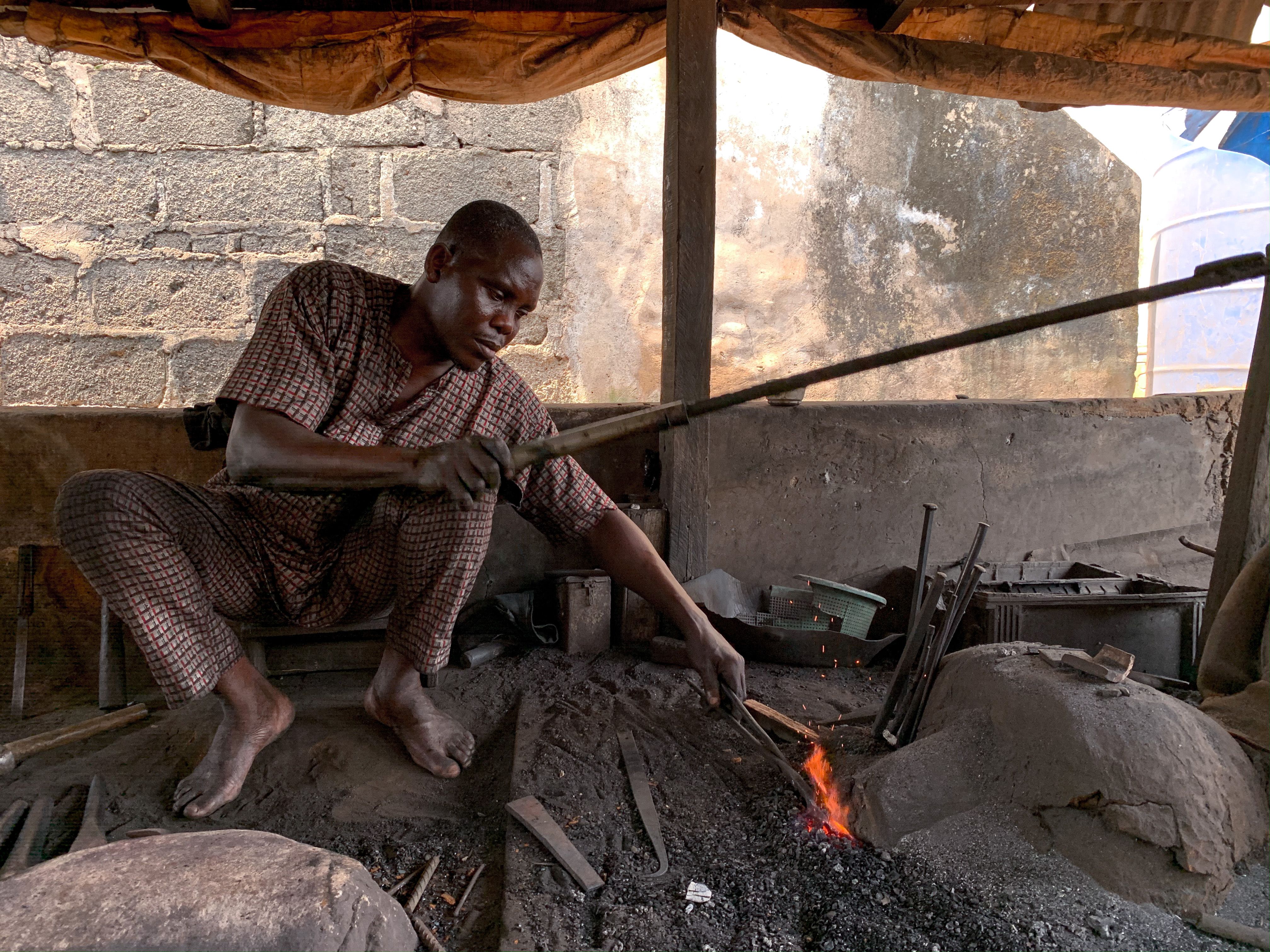 The Centuries Blacksmith (Agbede) 15个图片和视频，由Tope A. Asokere收藏