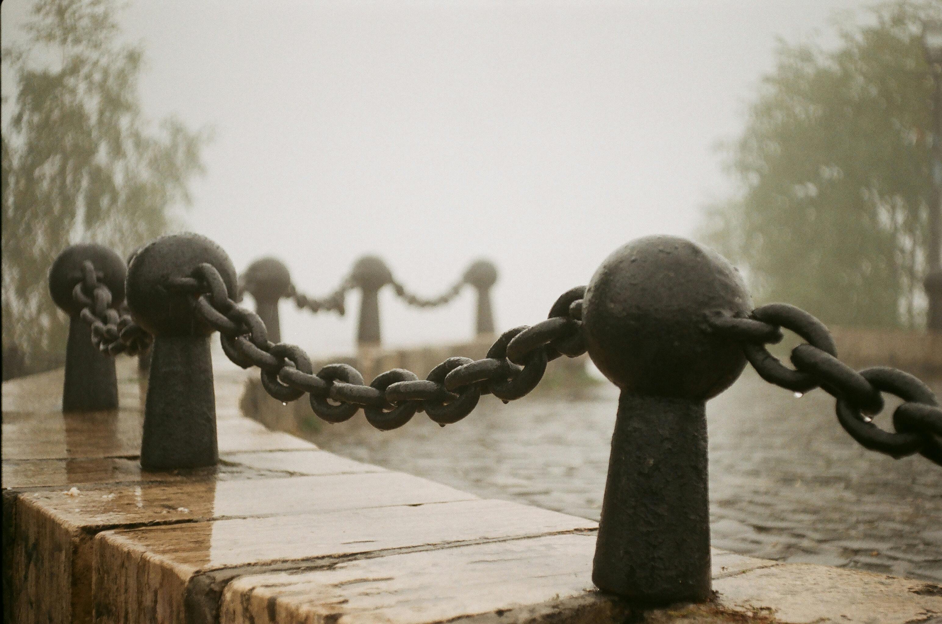 Decorative Chain Railing on Gloomy Day · Free Stock Photo