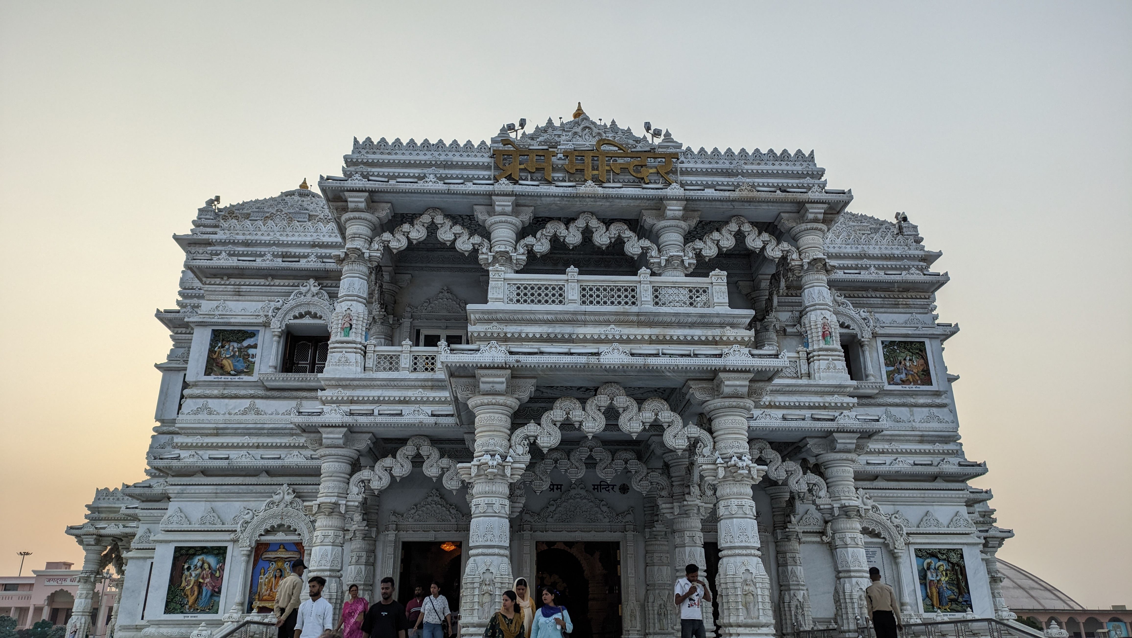 Beautiful Architecture of Prem Mandir, Vrindavan · Free Stock Photo