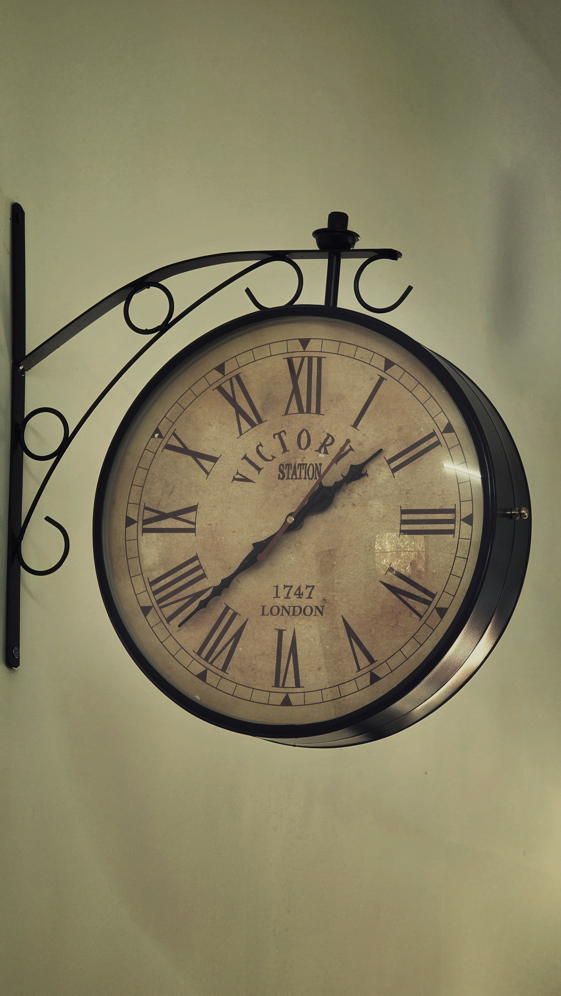 Clock Wallpapers Photos, Download The BEST Free Clock Wallpapers Stock ...