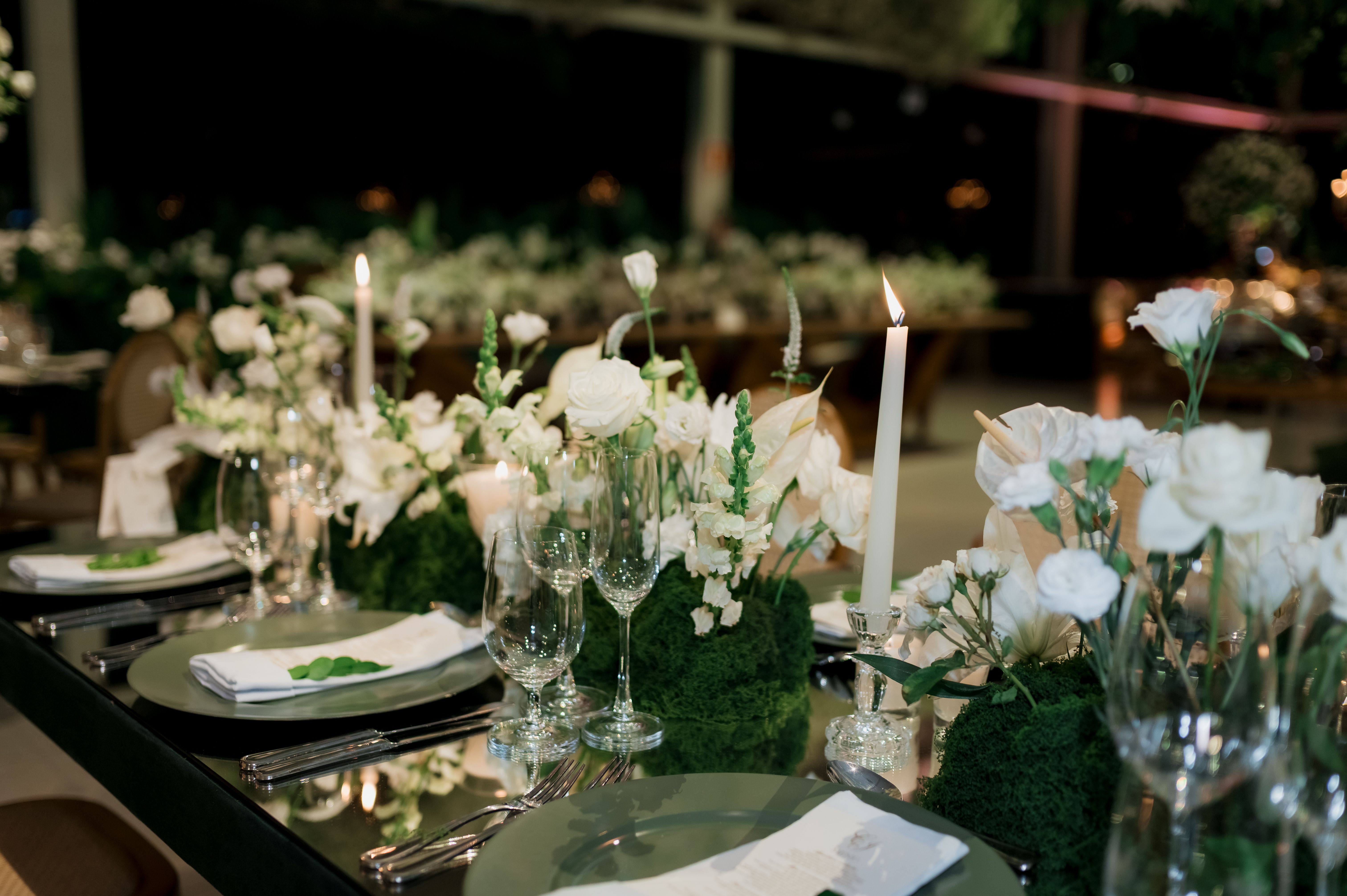Elegant Evening Wedding Table Setting · Free Stock Photo