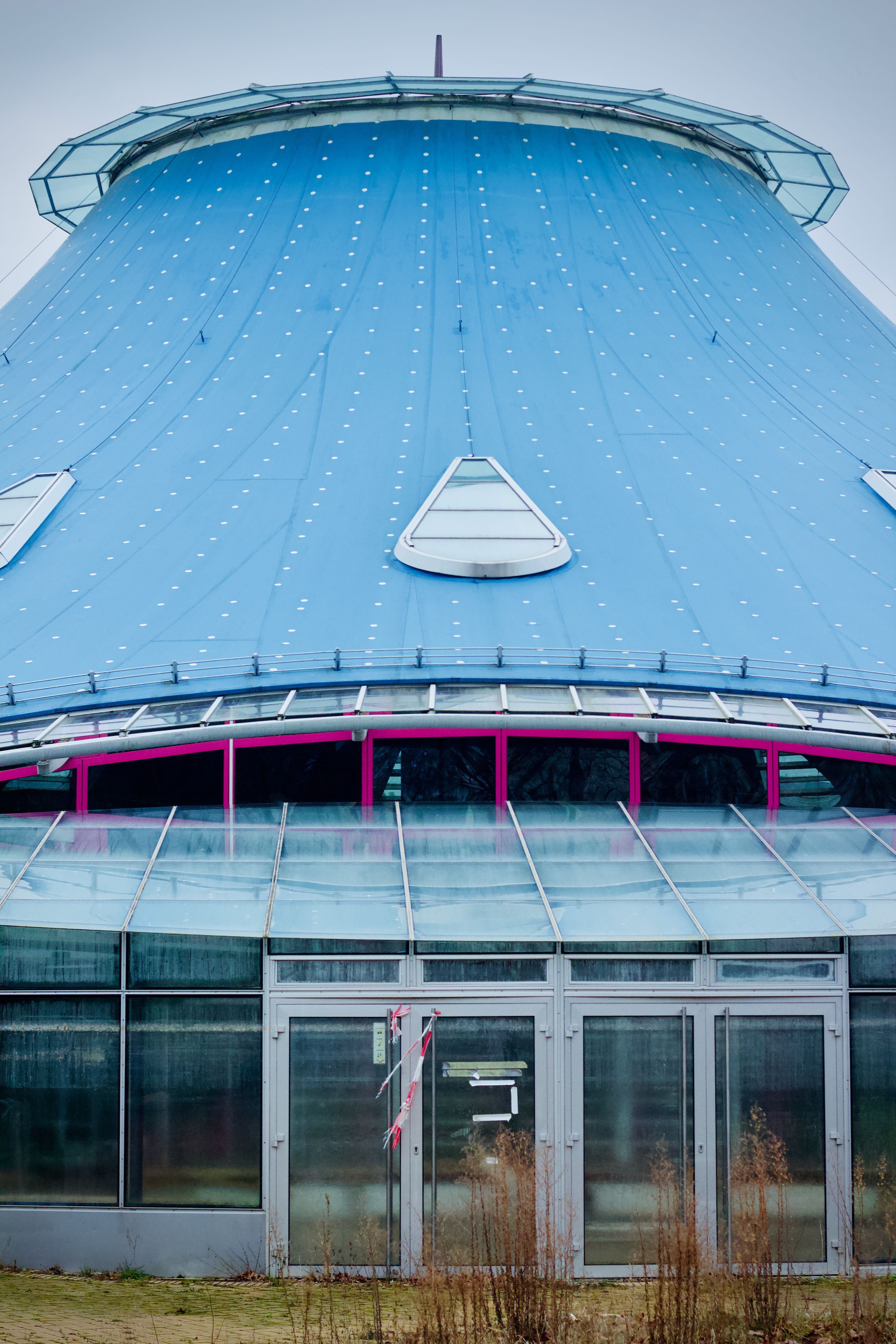 Modern Blue Dome Building with Glass Facade · Free Stock Photo