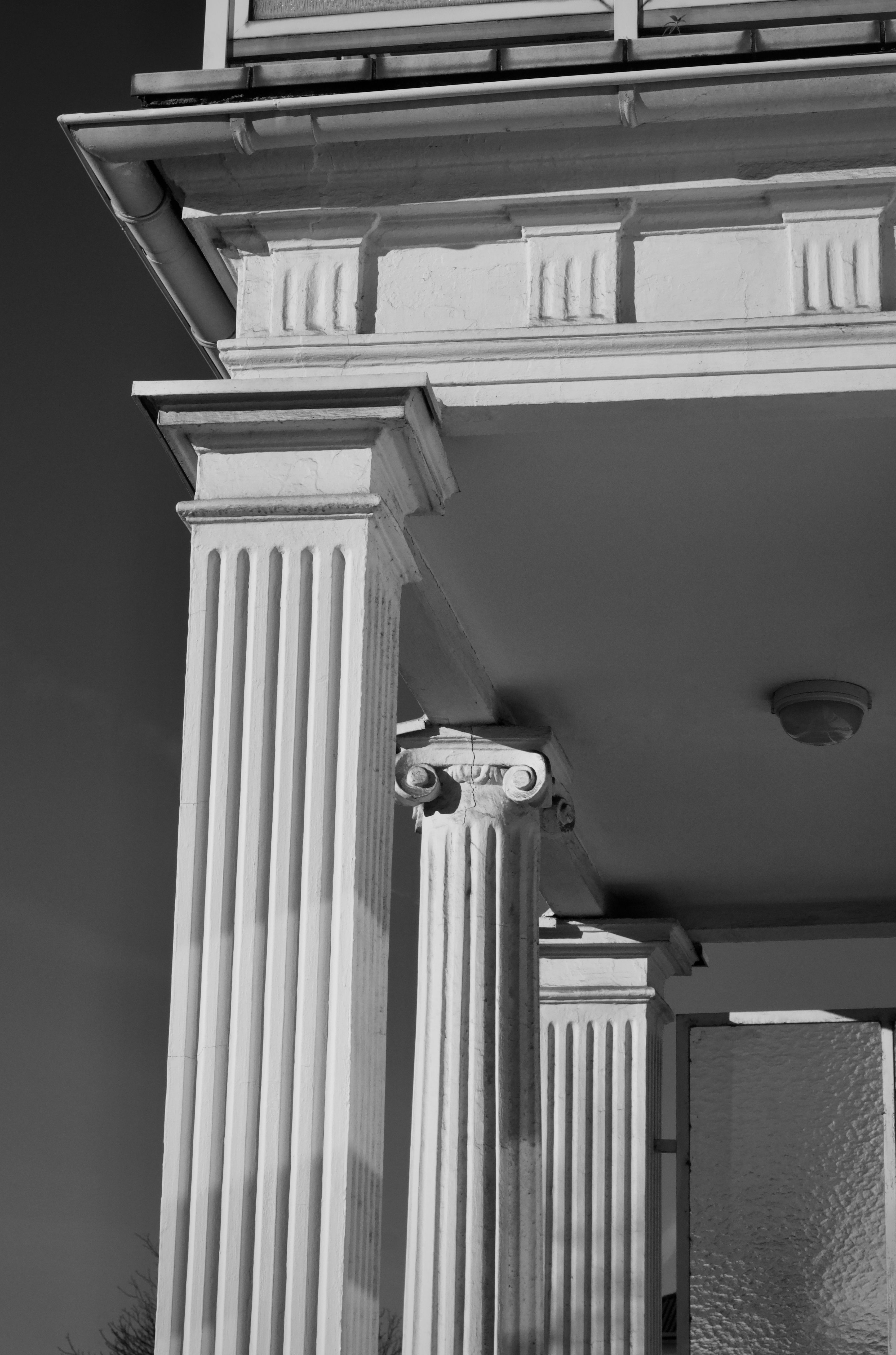 Classical Greek Architecture with Ionic Columns · Free Stock Photo