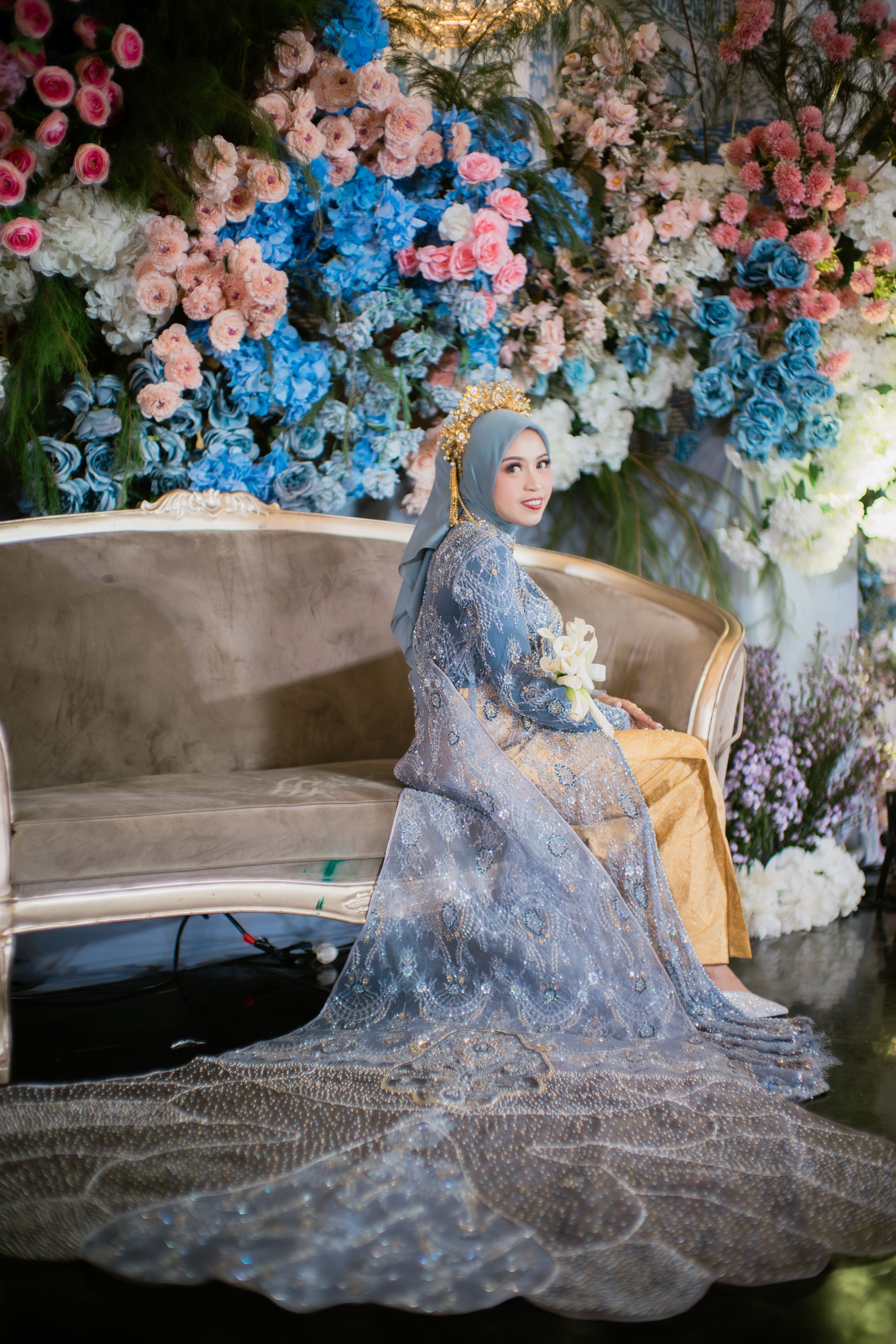 Elegant Indonesian Bride in Traditional Attire · Free Stock Photo