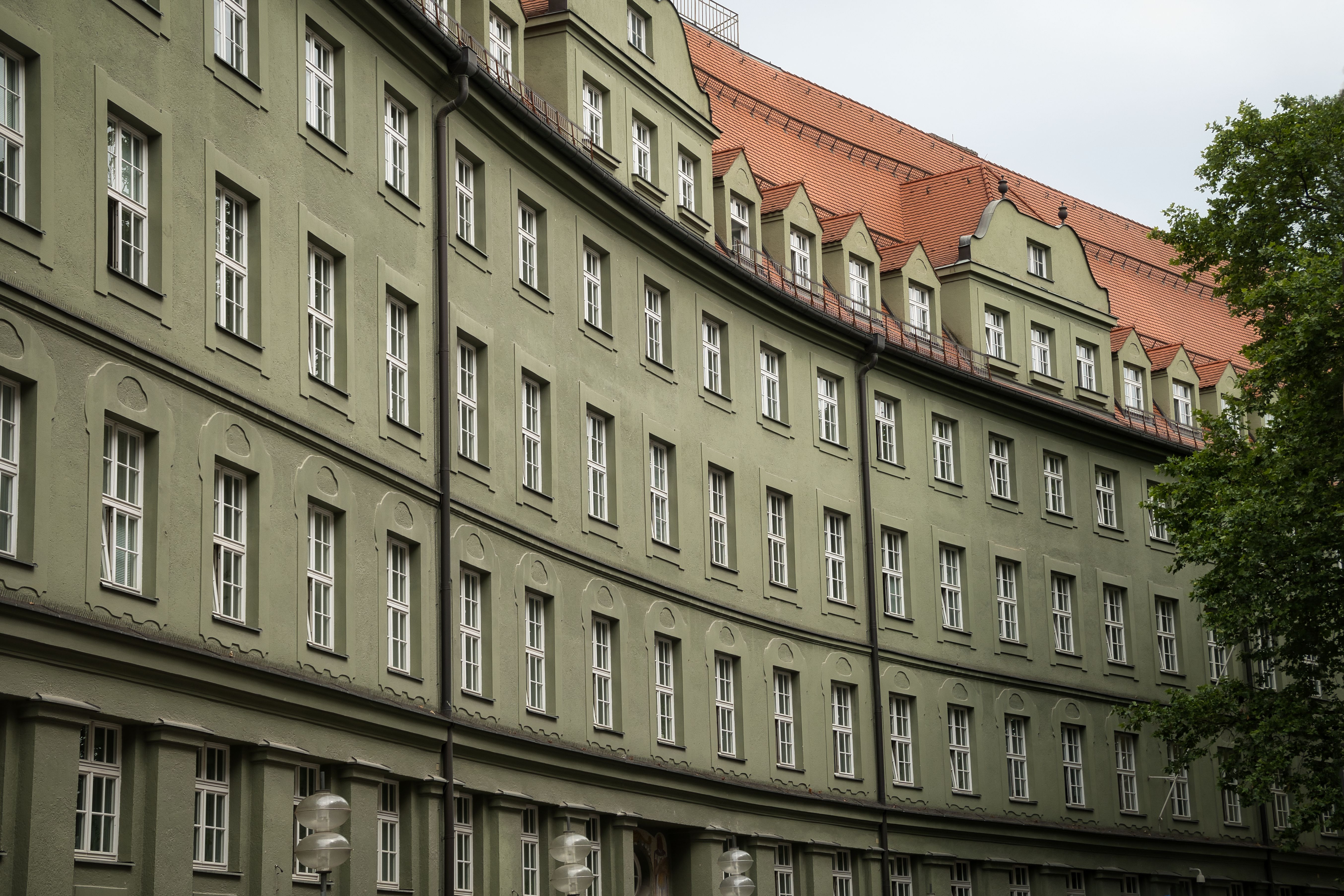 Curved Historical Building in Munich Architecture · Free Stock Photo