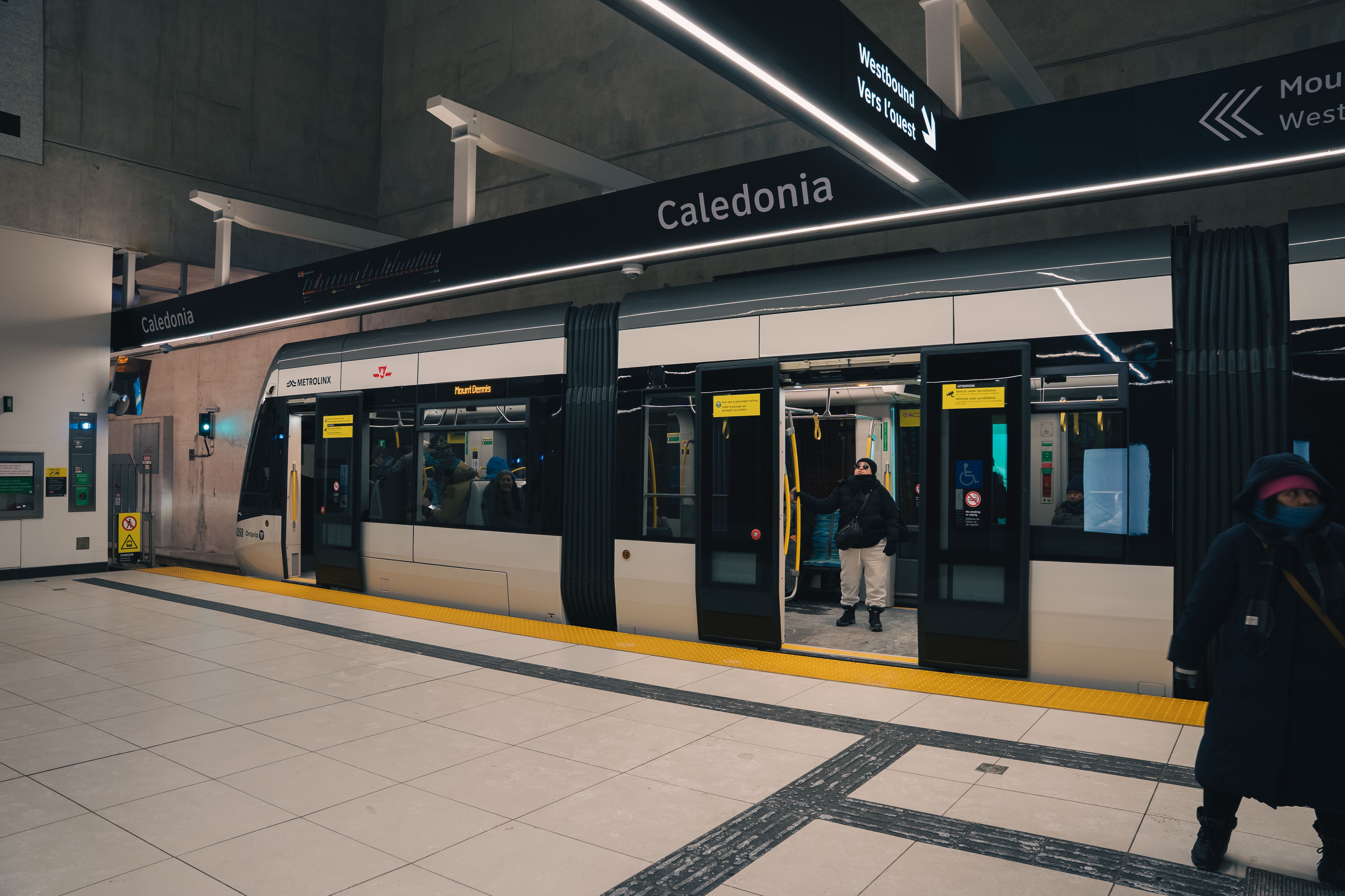Modern Entrance of Caledonia Transit Station · Free Stock Photo