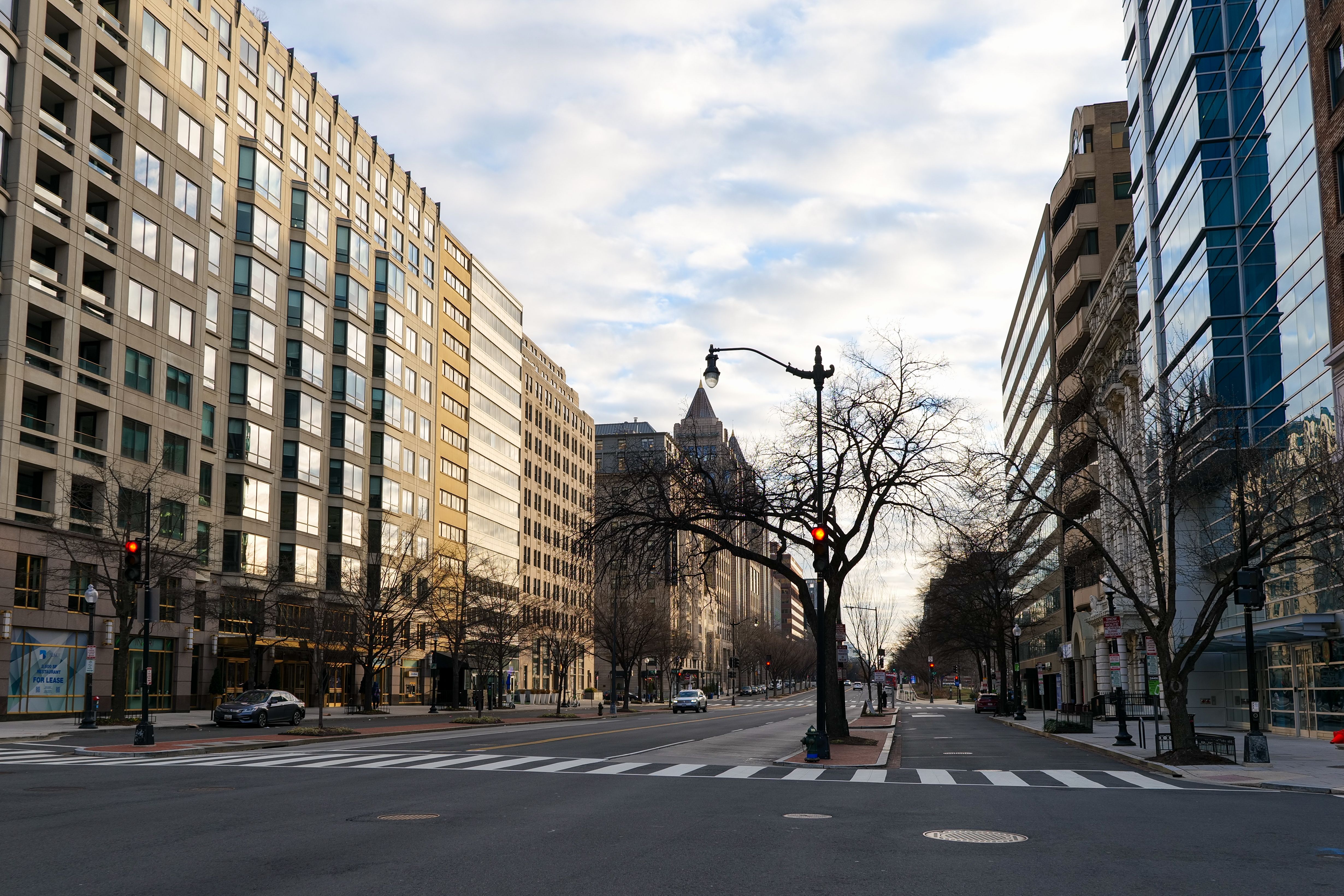 Empty Washington DC Street with Urban Skyline · Free Stock Photo