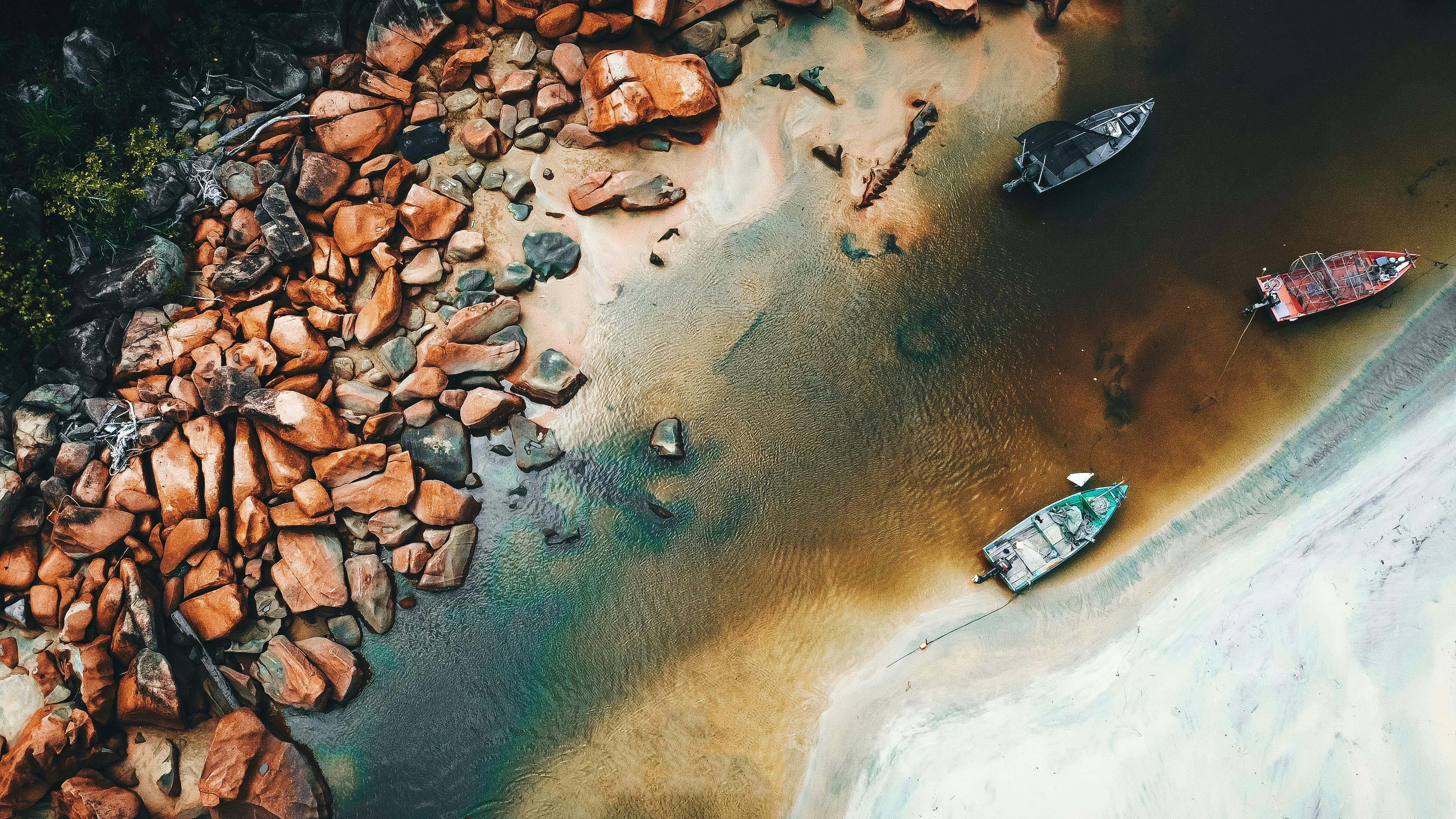 Aerial View of Boats on Seashore · Free Stock Photo Aerial View of Boats on Seashore · Free Stock Photo