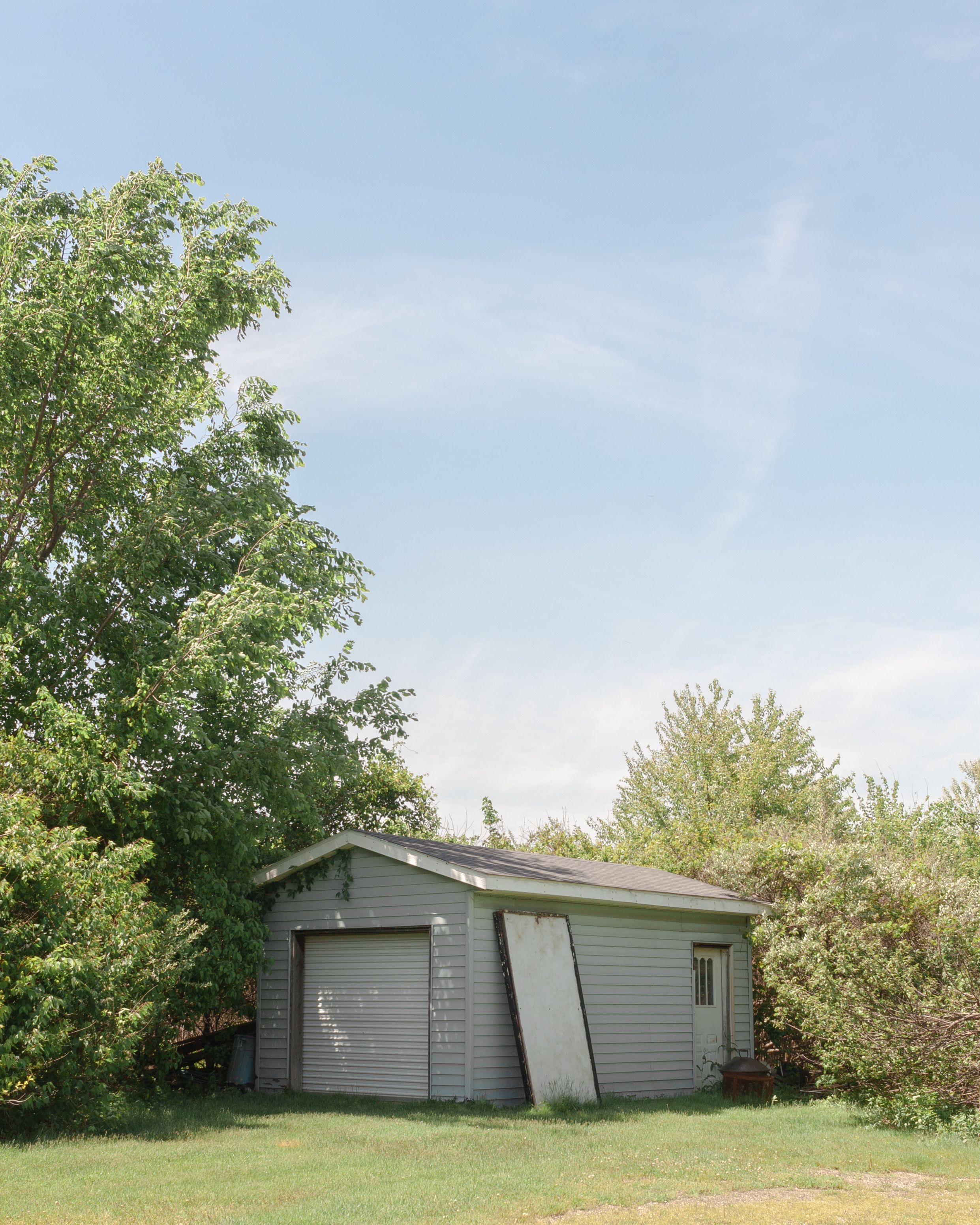 White Wooden Shed · Free Stock Photo