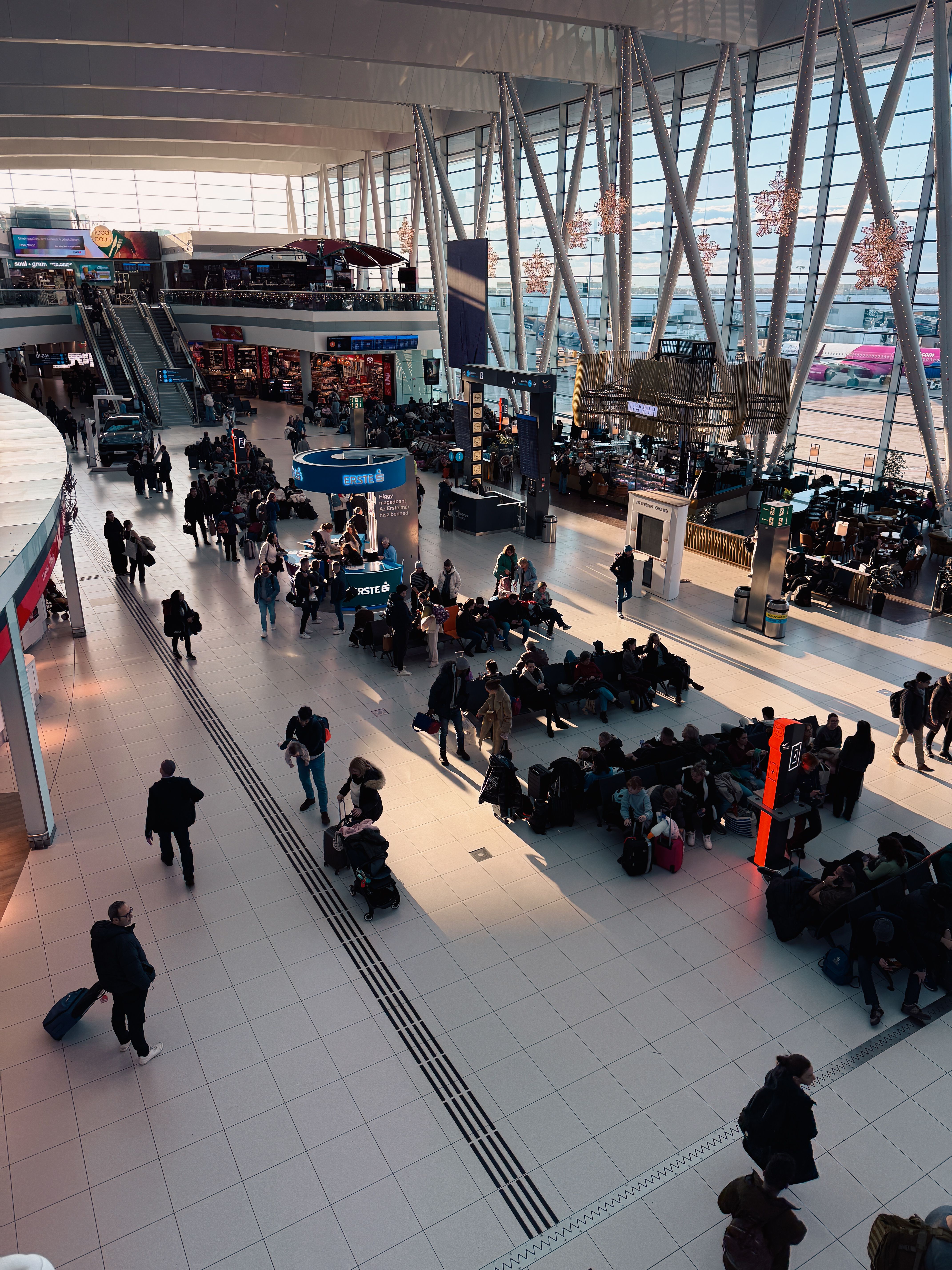 People At Airport Photos, Download The BEST Free People At Airport ...