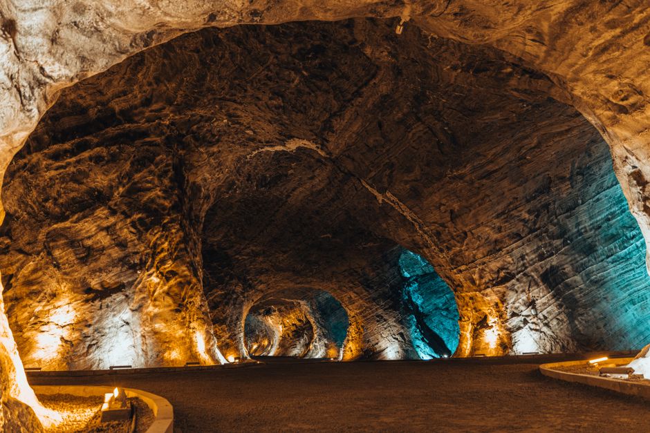 Salt mine deep chamber with lighting