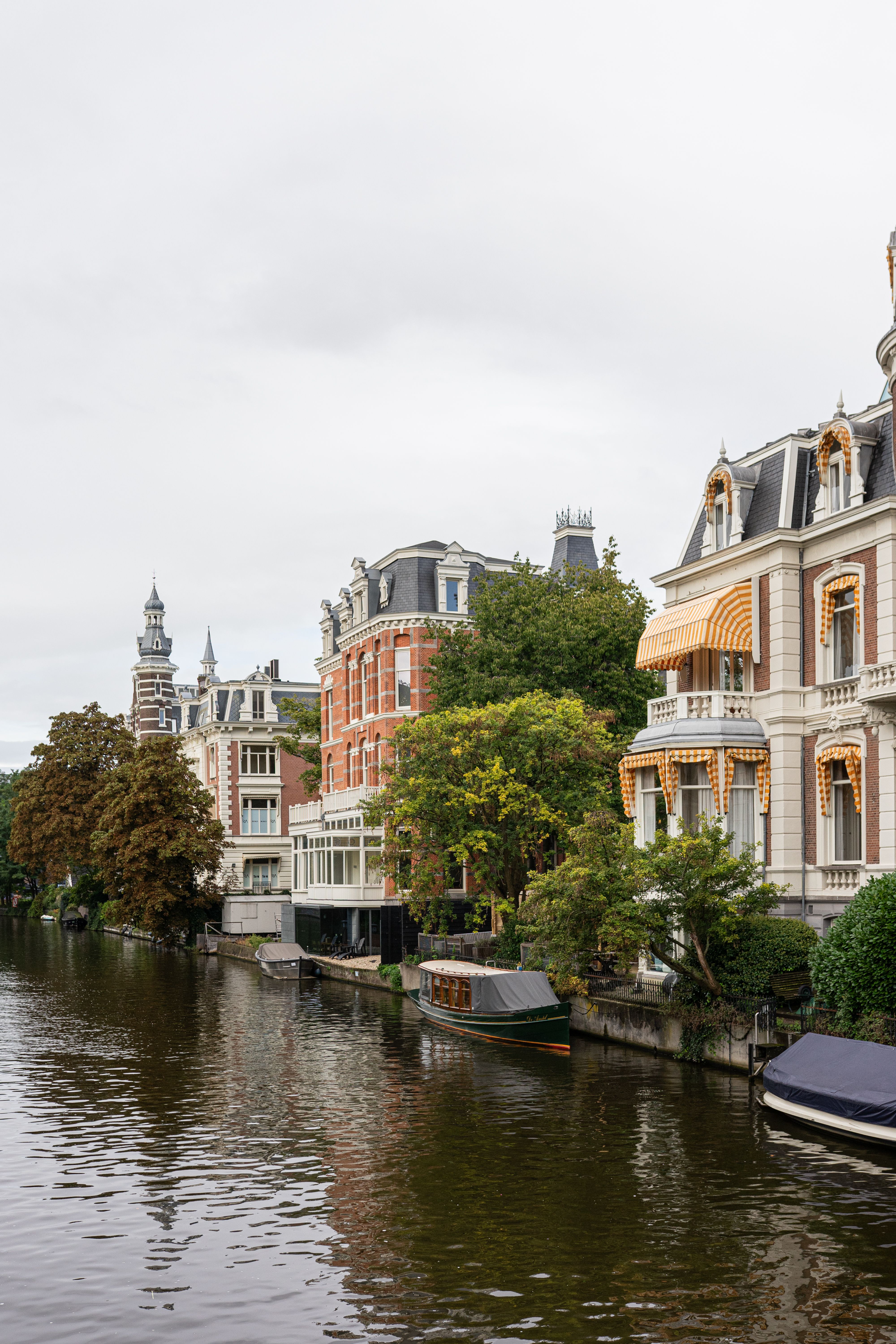 Elegant Canal Houses in Amsterdam, Netherlands · Free Stock Photo