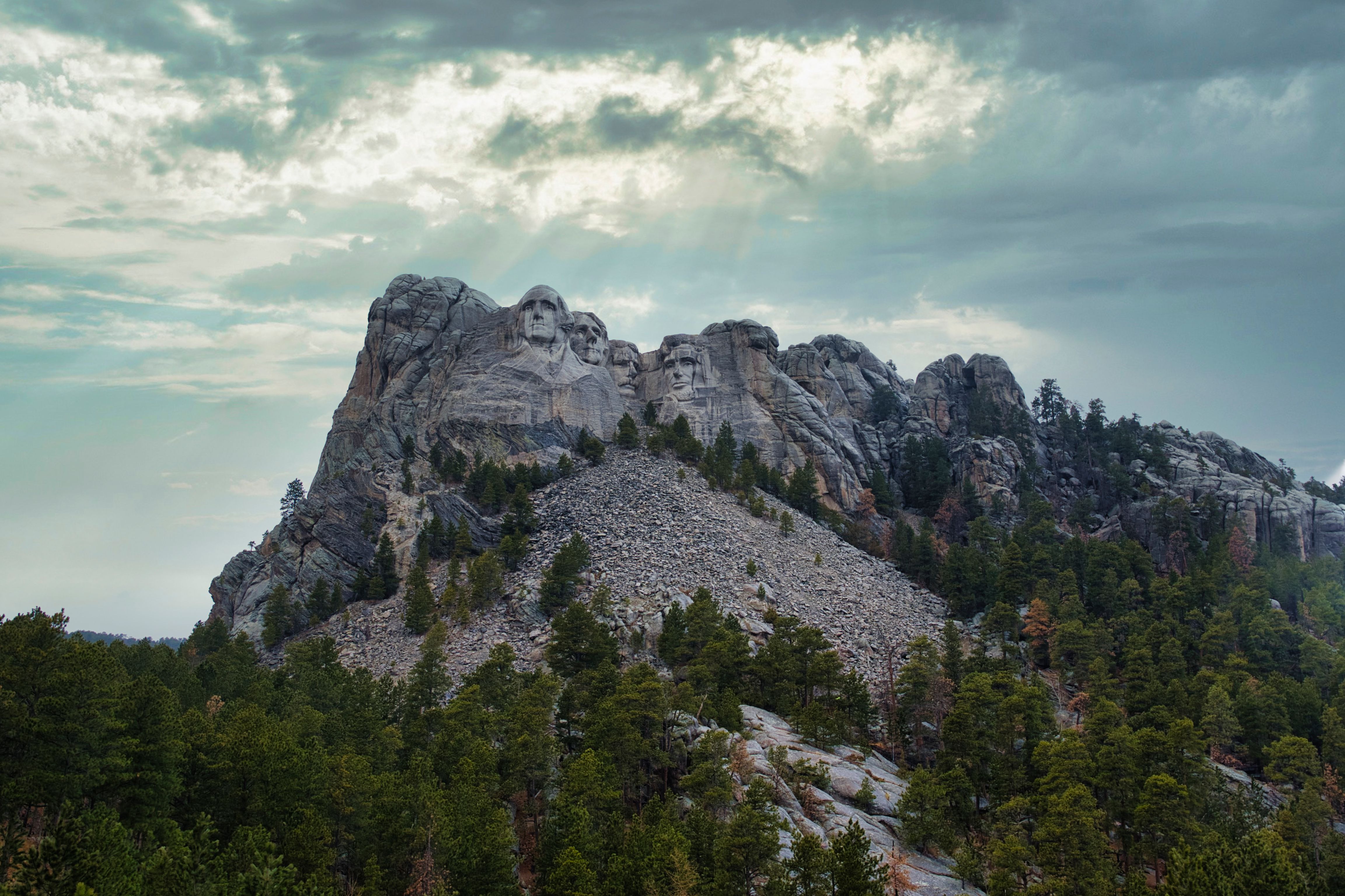 Mount Rushmore National Memorial Landscape · Free Stock Photo
