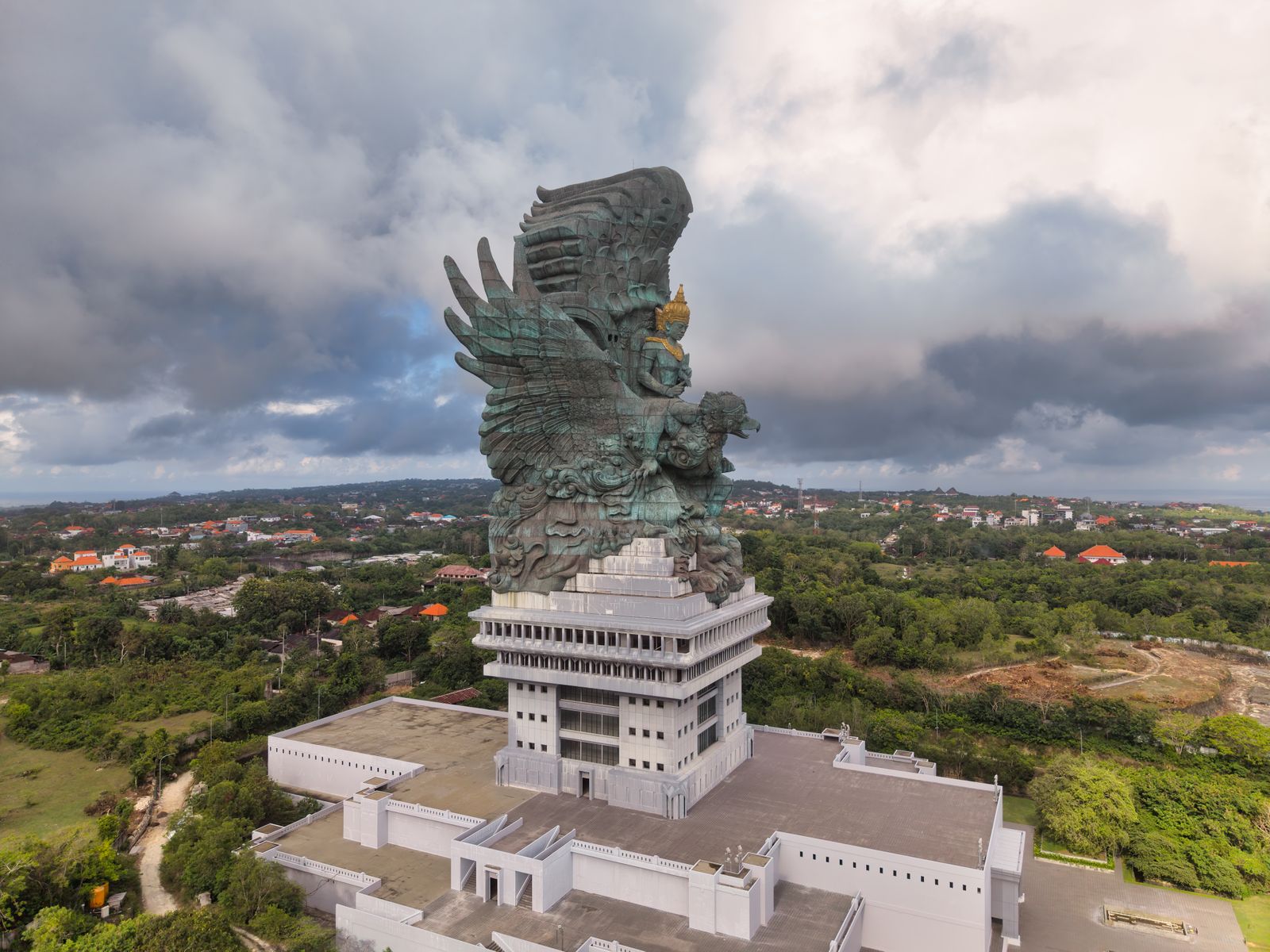 Garuda Bird Photos, Download The BEST Free Garuda Bird Stock Photos ...