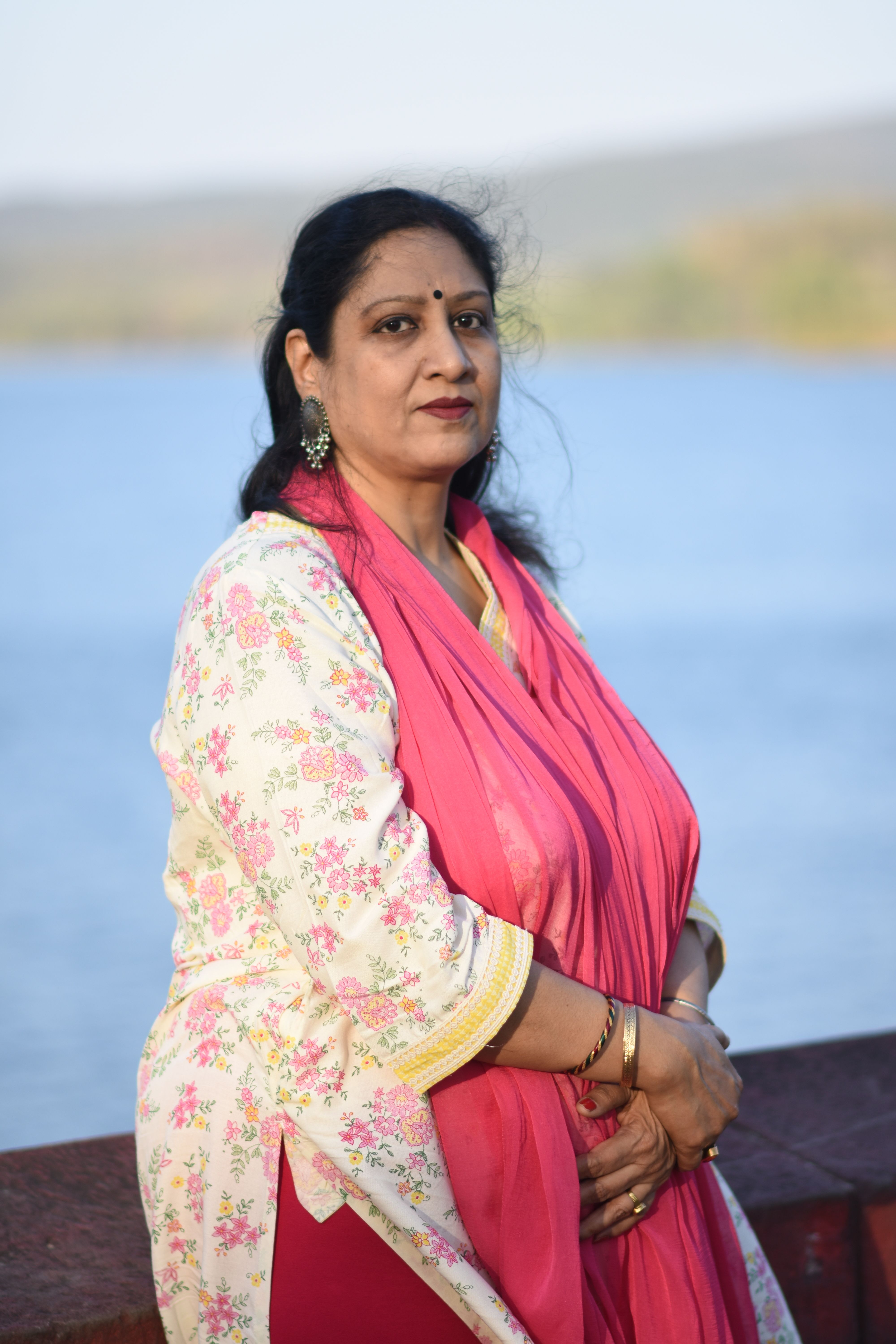Indian Aunty Photos, Download The BEST Free Indian Aunty Stock Photos ...