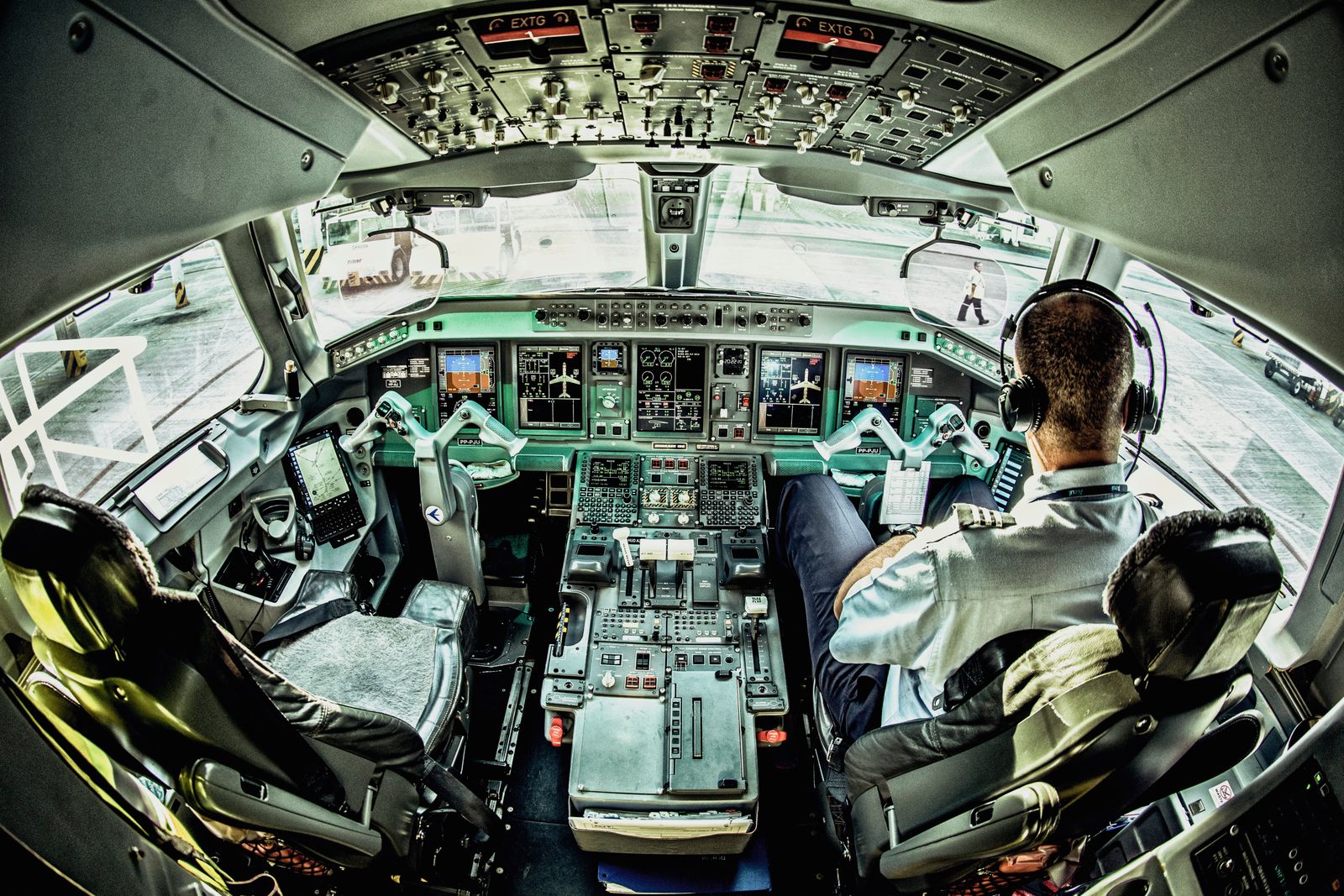 Pilots In Airplane Cockpit Photos, Download The BEST Free Pilots In ...